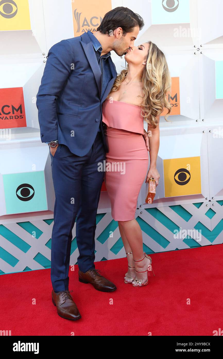 Jessie James Decker,Eric Decker arrives at the 51st annual Academy of ...