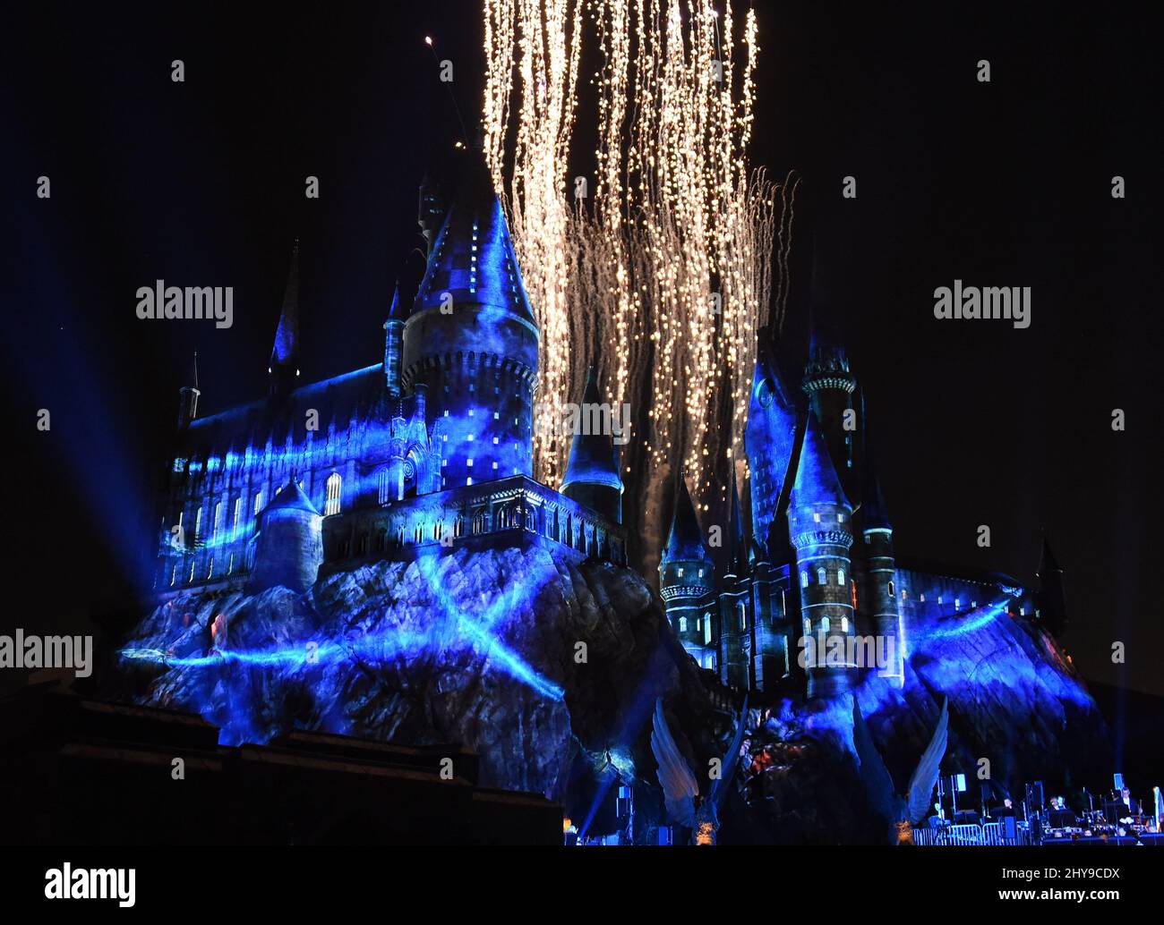 Harry potter opening hi-res stock photography and images - Alamy