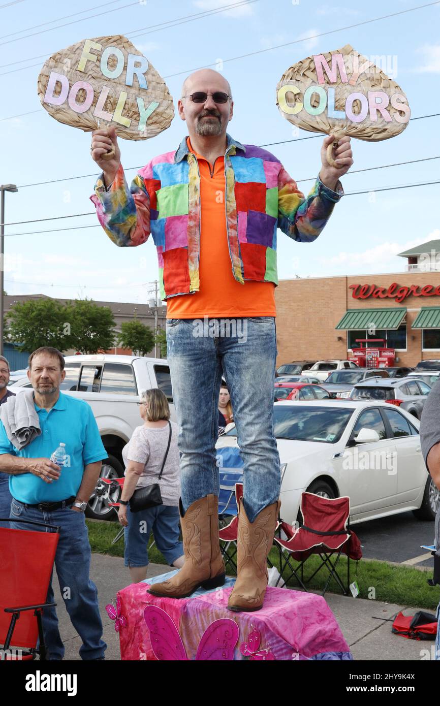 Atmosphere during the Dolly Parton homecoming parade Stock Photo - Alamy