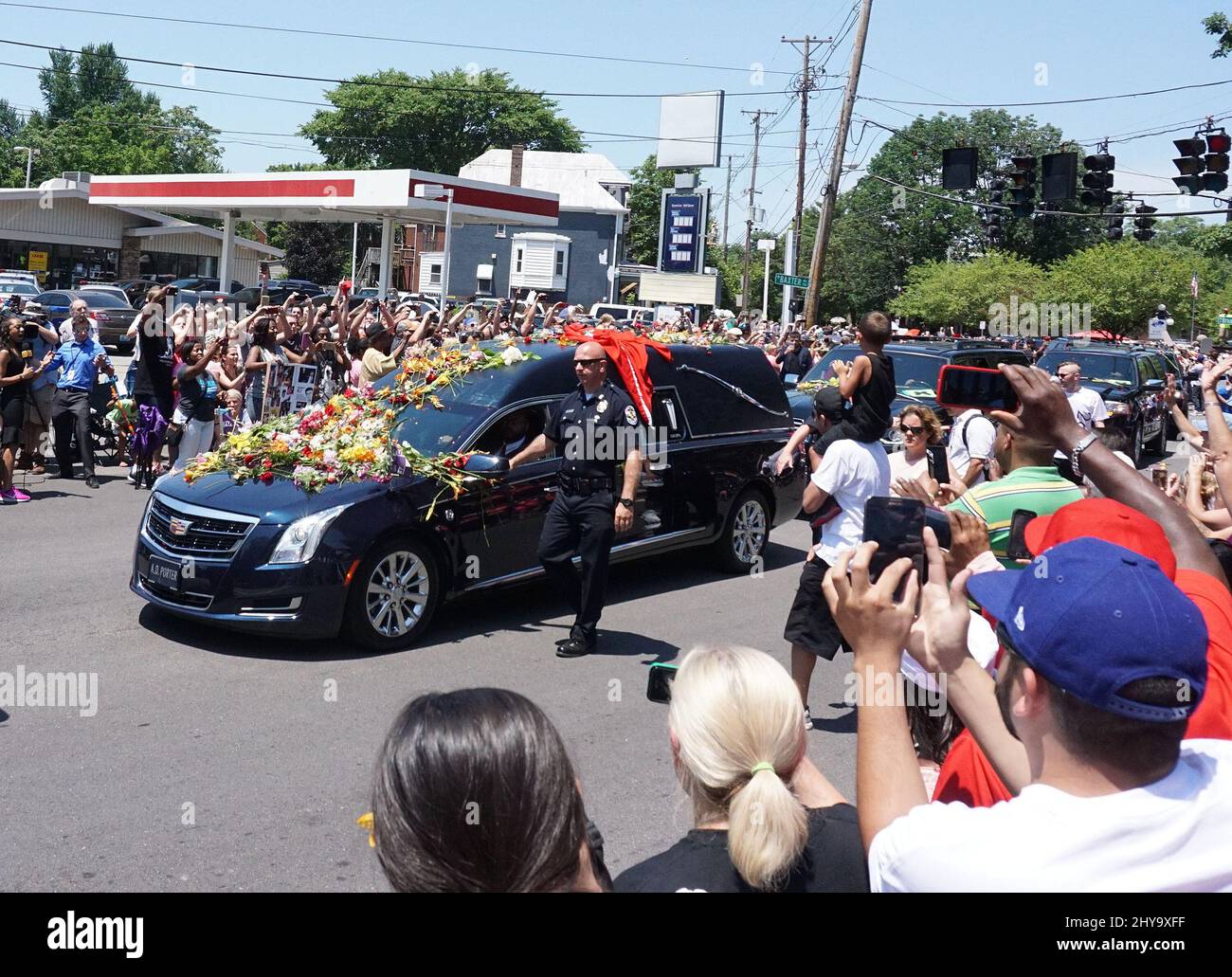 Fans outside Cave Hill Cemetery during the Muhammad Ali Funeral ...