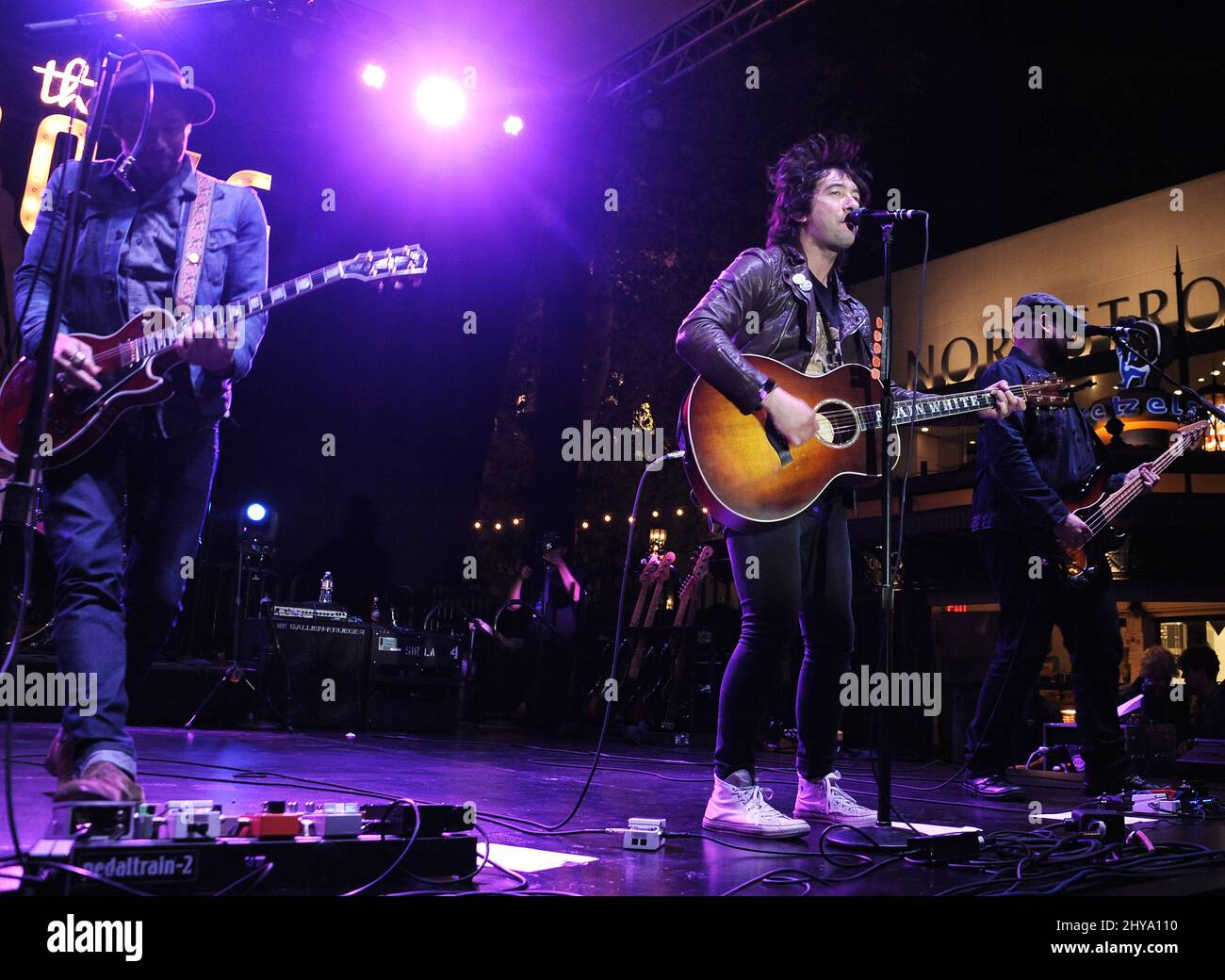 Tom Higgenson of Plain White T's The Grove's 2016 Summer Concert Series ...
