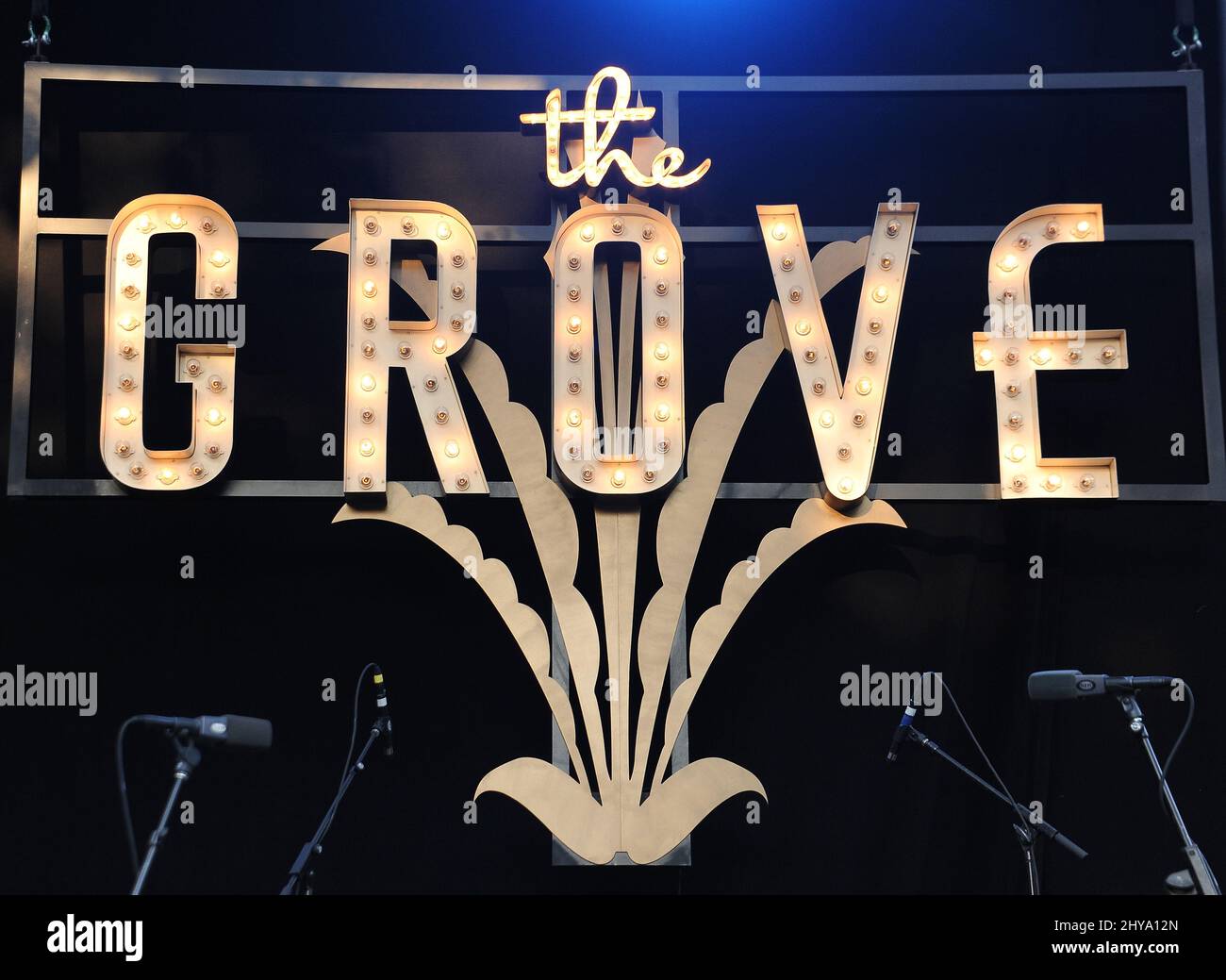 Concert sign hi-res stock photography and images - Alamy