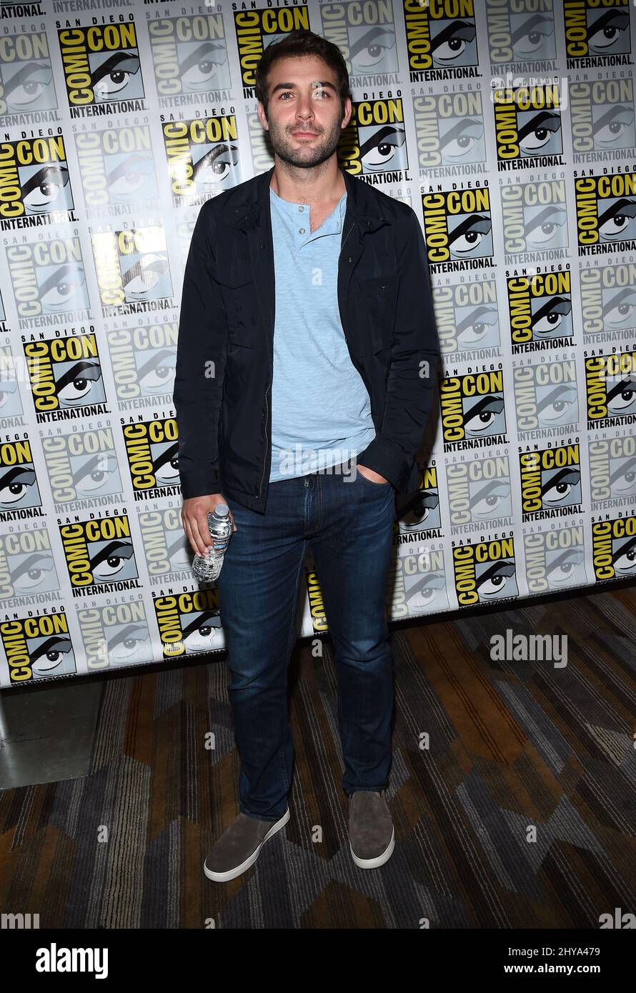 James wolk hi-res stock photography and images - Alamy