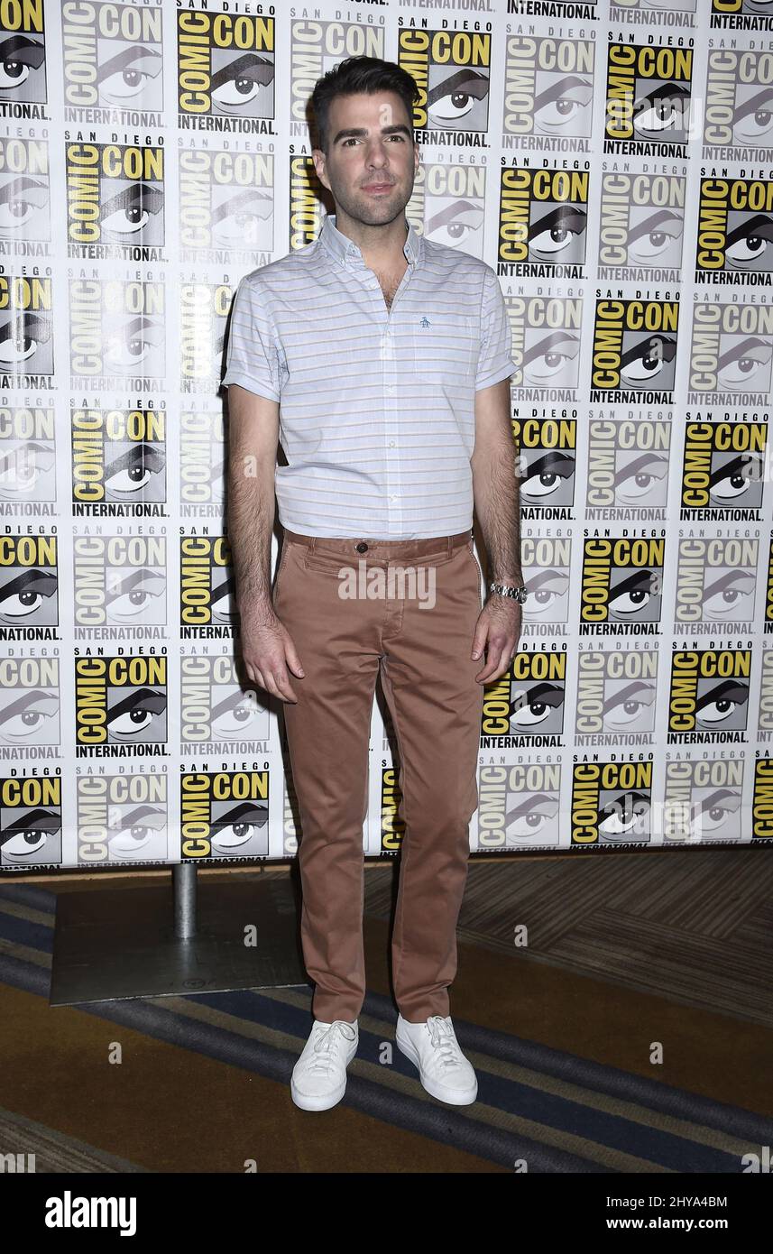 Zachary quinto snowden hi-res stock photography and images - Alamy