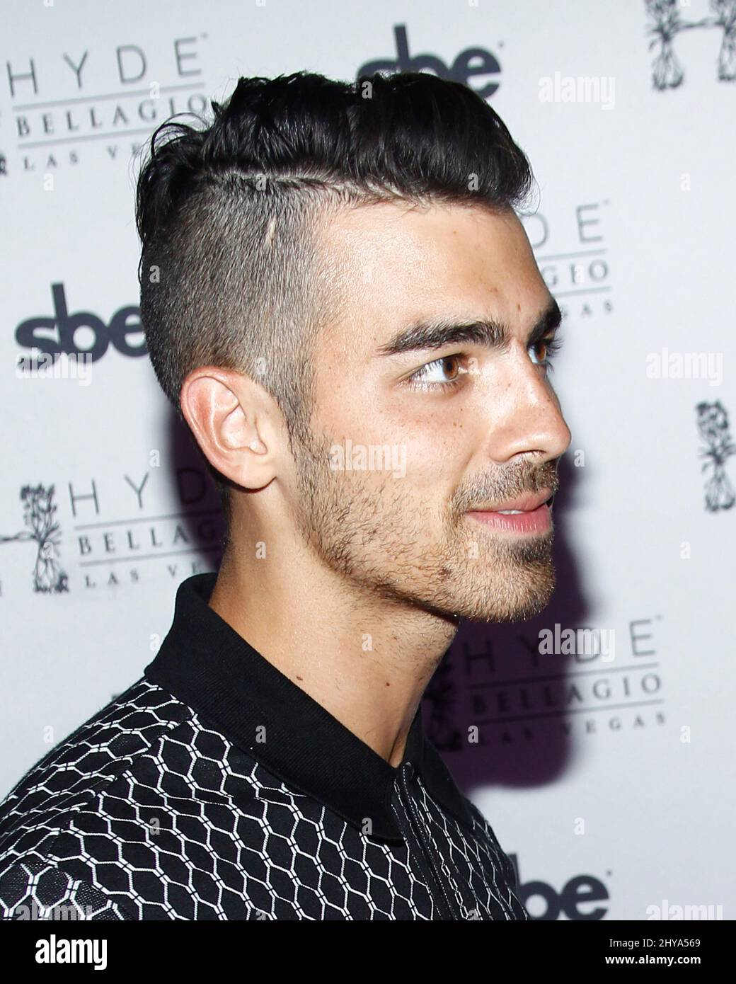 Joe jonas dj performance hi-res stock photography and images - Alamy