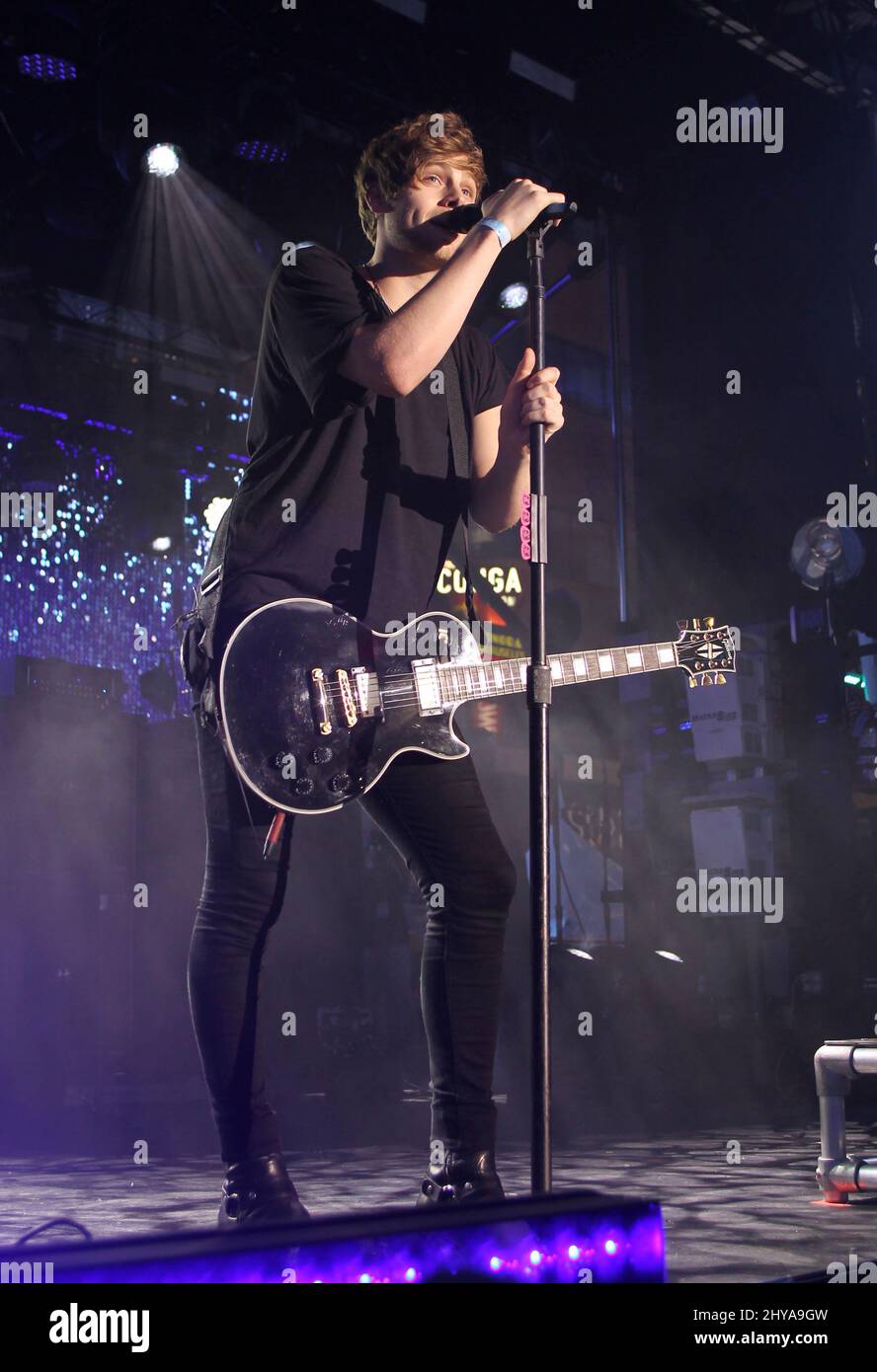 Luke Hemmings, 5 Seconds of Summer performing at the Pandora Summer ...