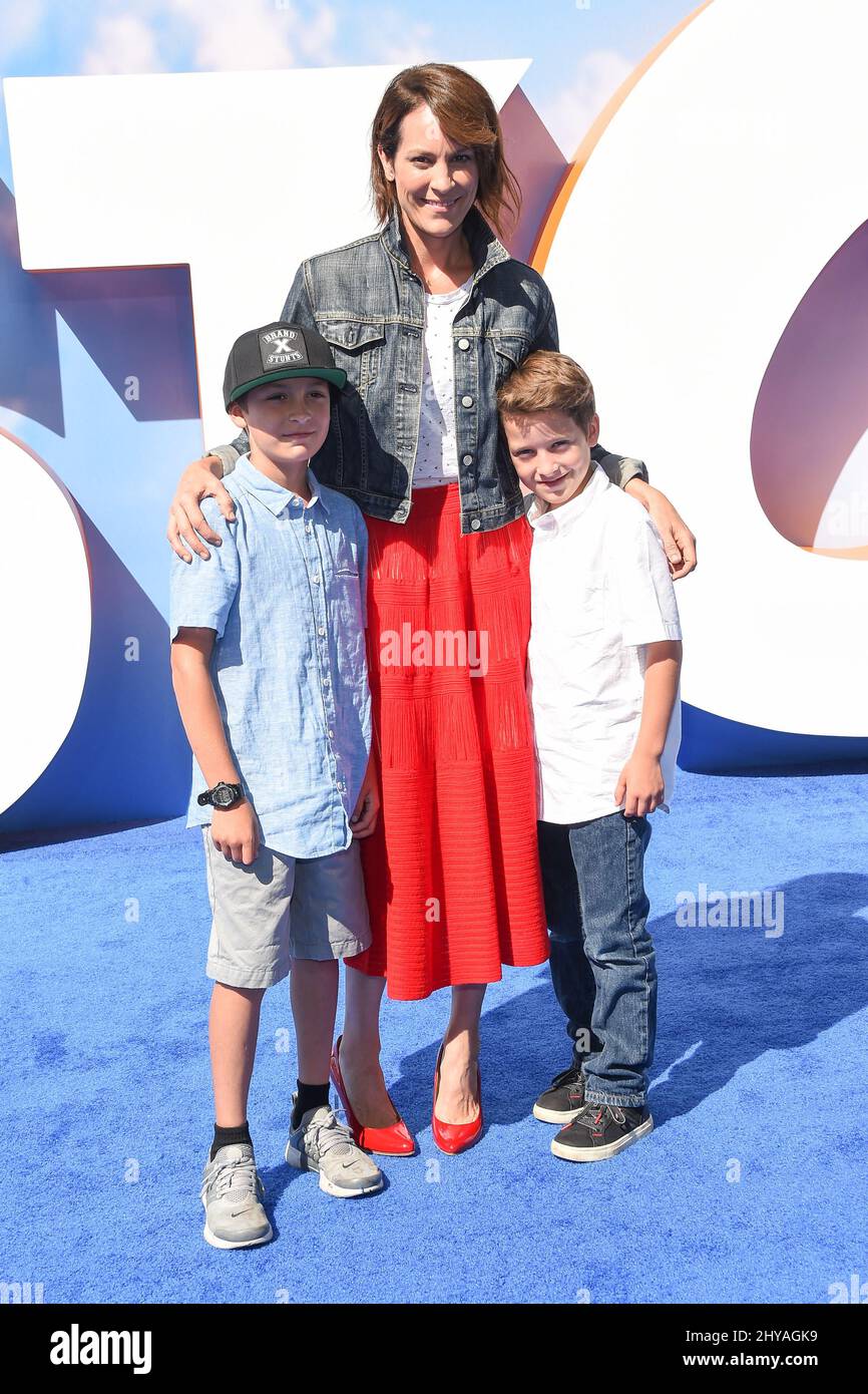 Annabeth Gish, Enzo Allen and Cash Allen attends the "Storks" World ...