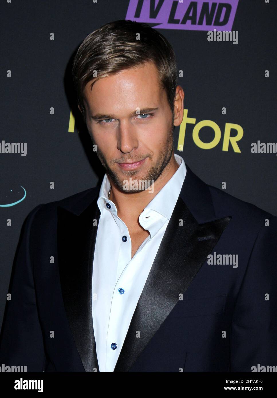 Dan amboyer tv lands younger impaster season premiere party hi-res ...