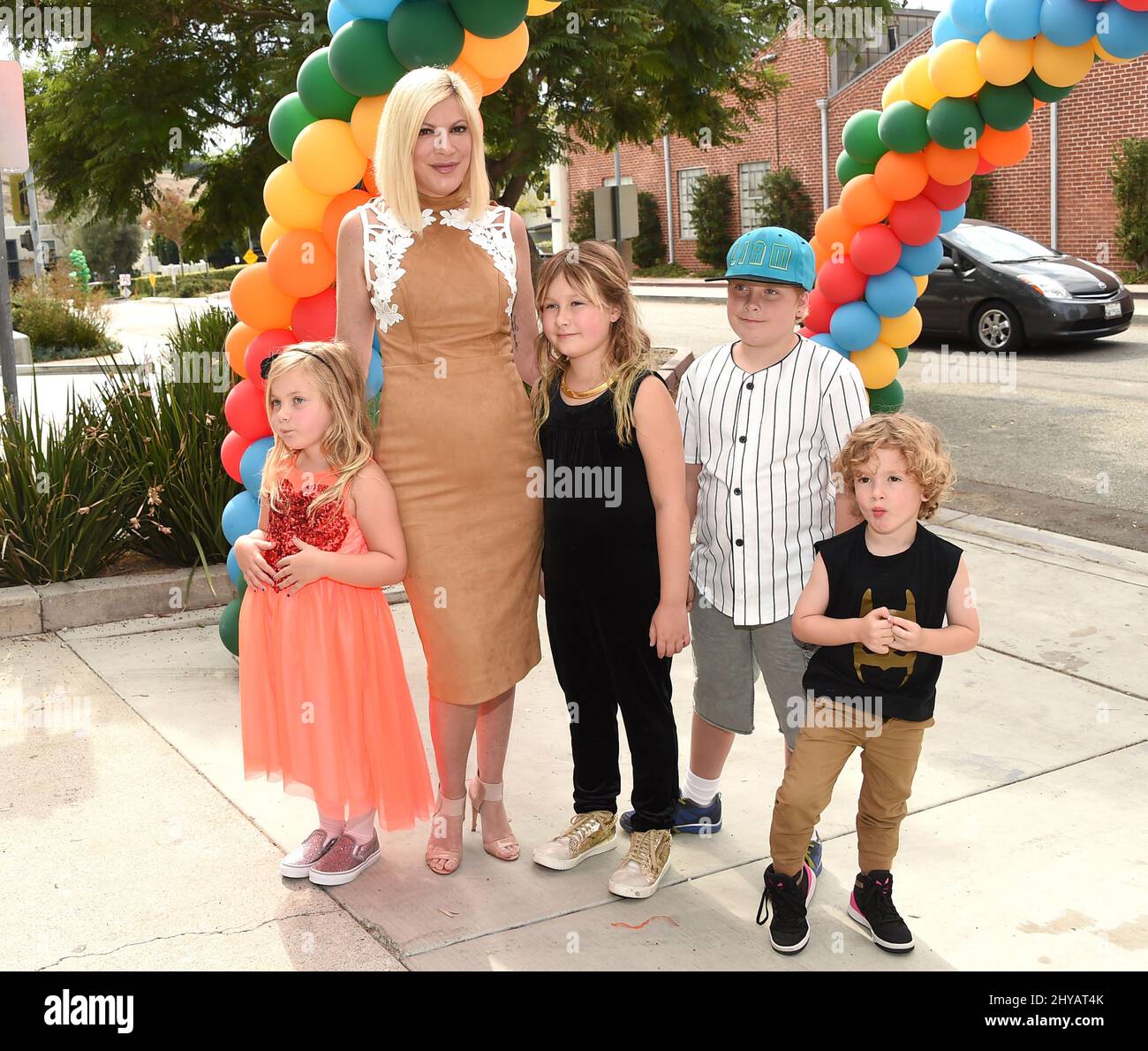 Tori Spelling, Stella McDermott, Hattie McDermott, Liam McDermo ...