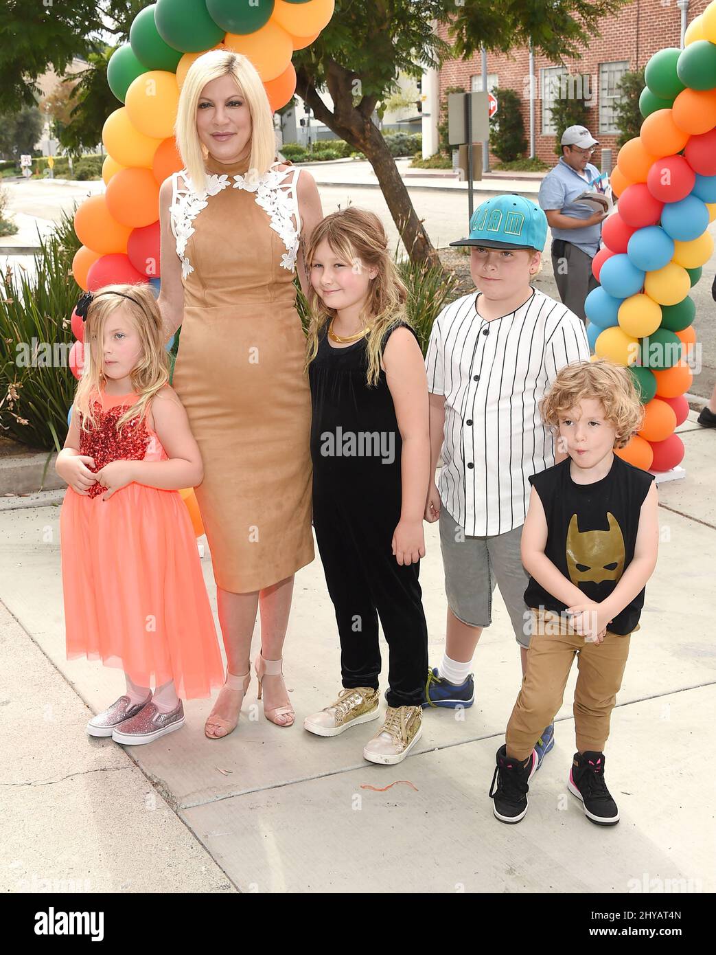 Tori Spelling, Stella McDermott, Hattie McDermott, Liam McDermo ...