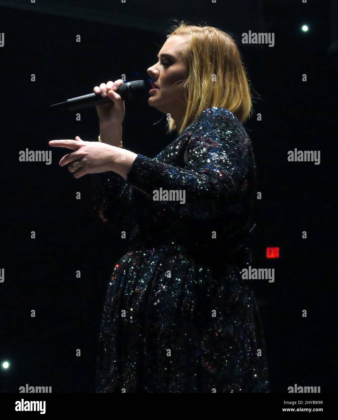 Adele performs during the last night of her US tour at Talking Stick ...