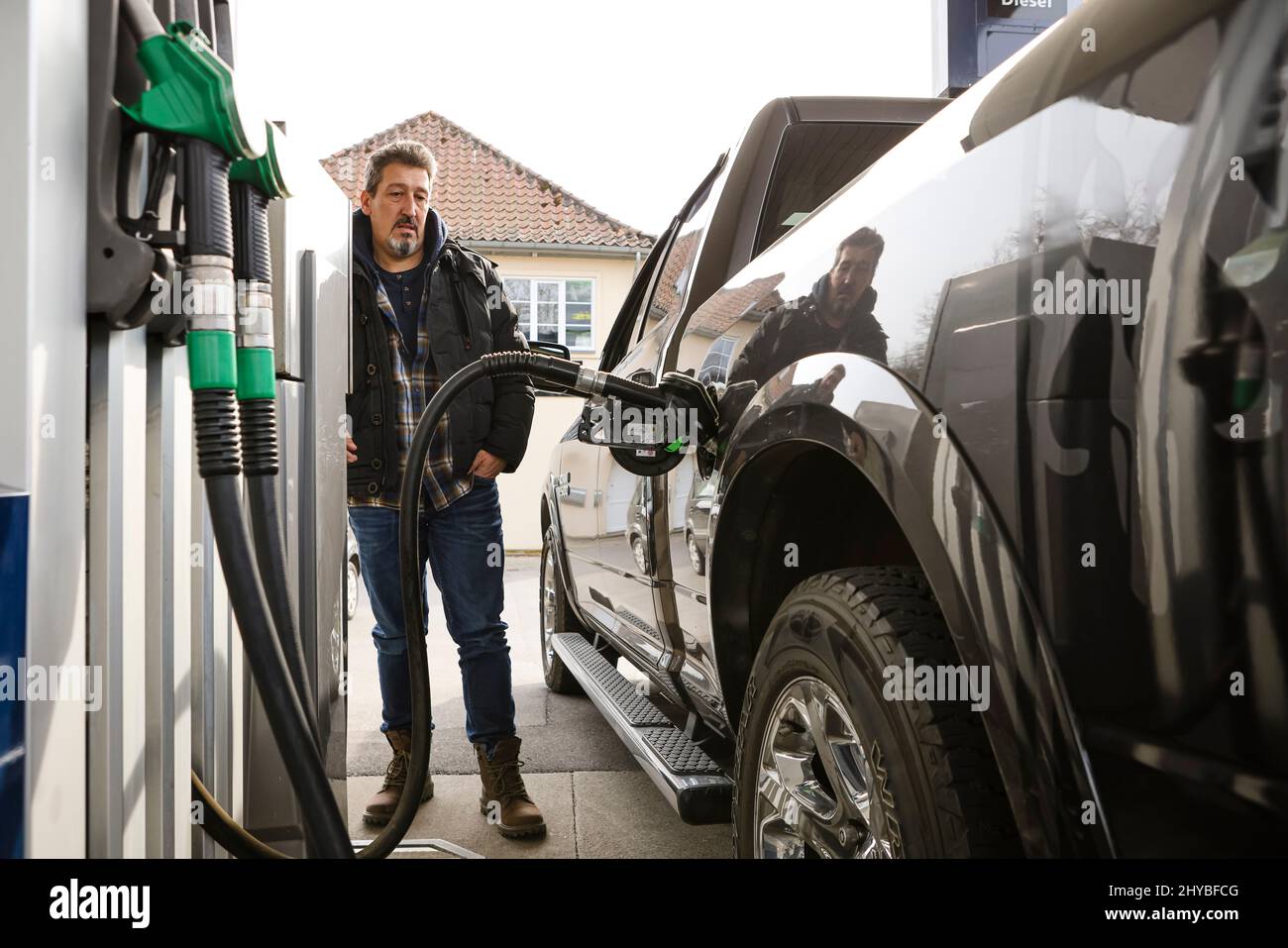PRODUCTION - 14 March 2022, Denmark, Kruså: Guido Matt from Flensburg ...
