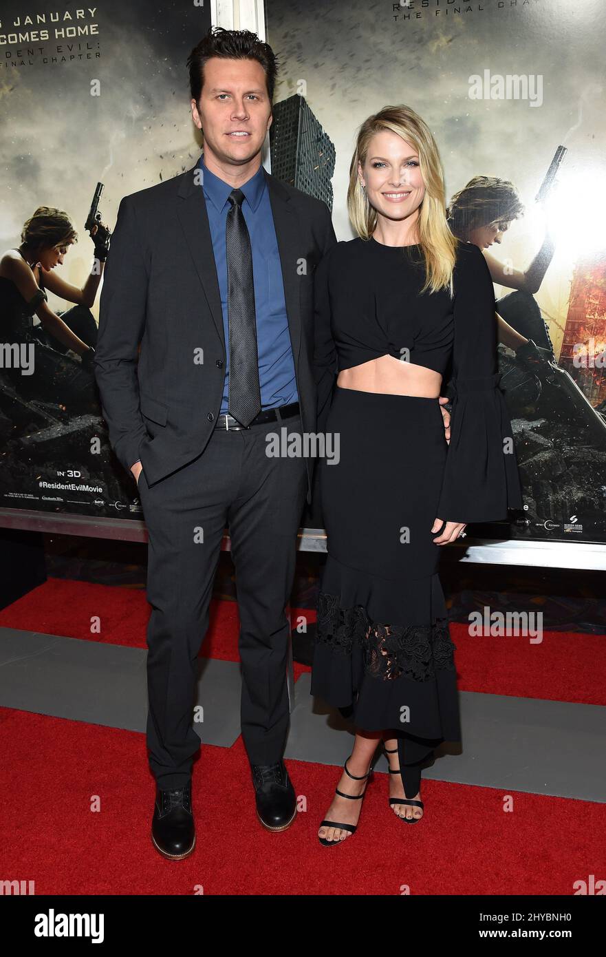 Hayes macarthur ali larter hi-res stock photography and images - Alamy