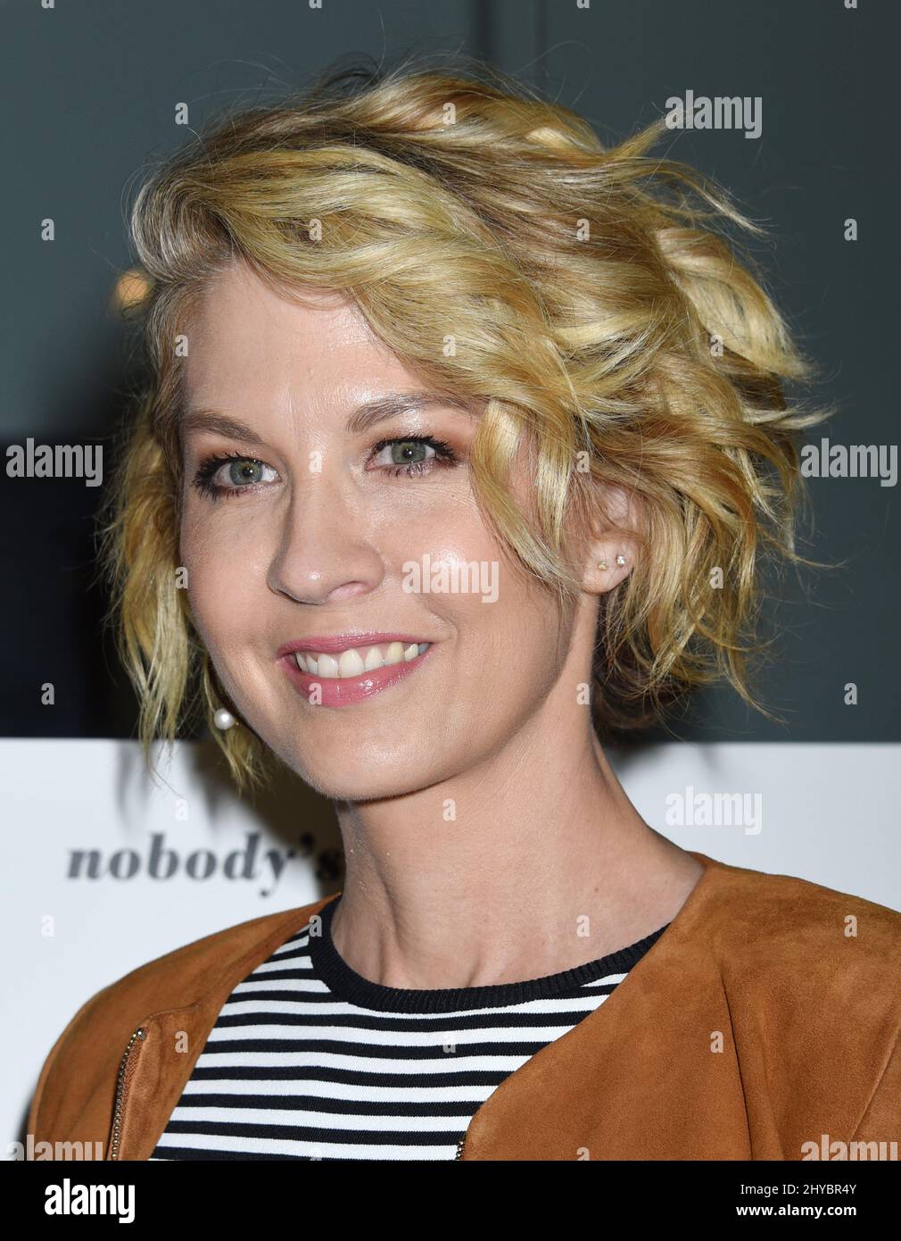 Jenna Elfman attends "The Comedian" Los Angeles Premiere held at ...