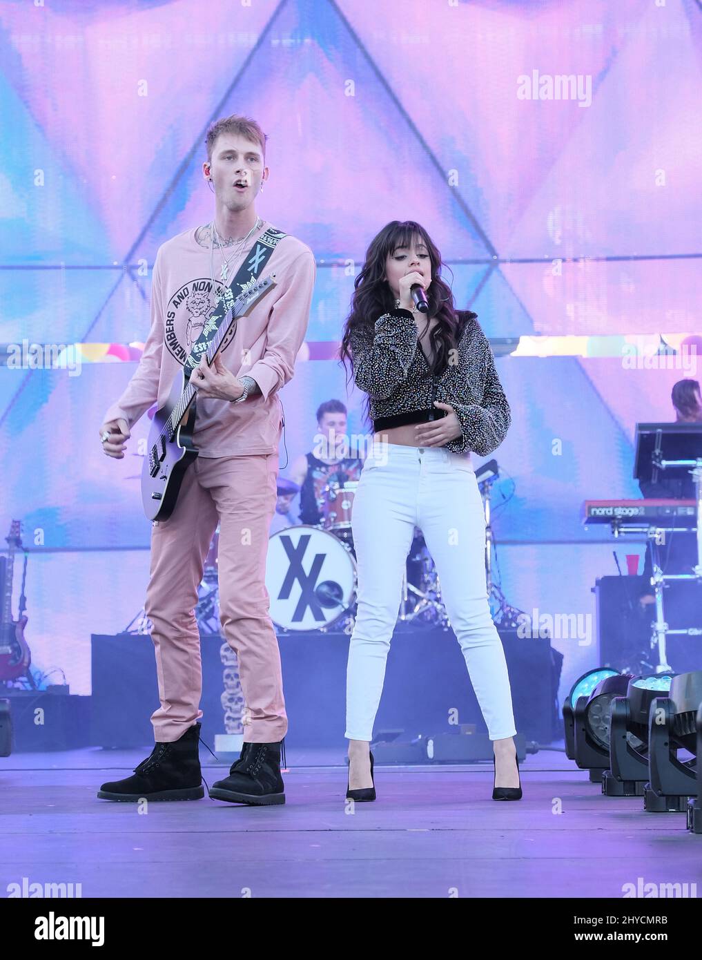 Machine gun kelly camila cabello hi-res stock photography and images ...