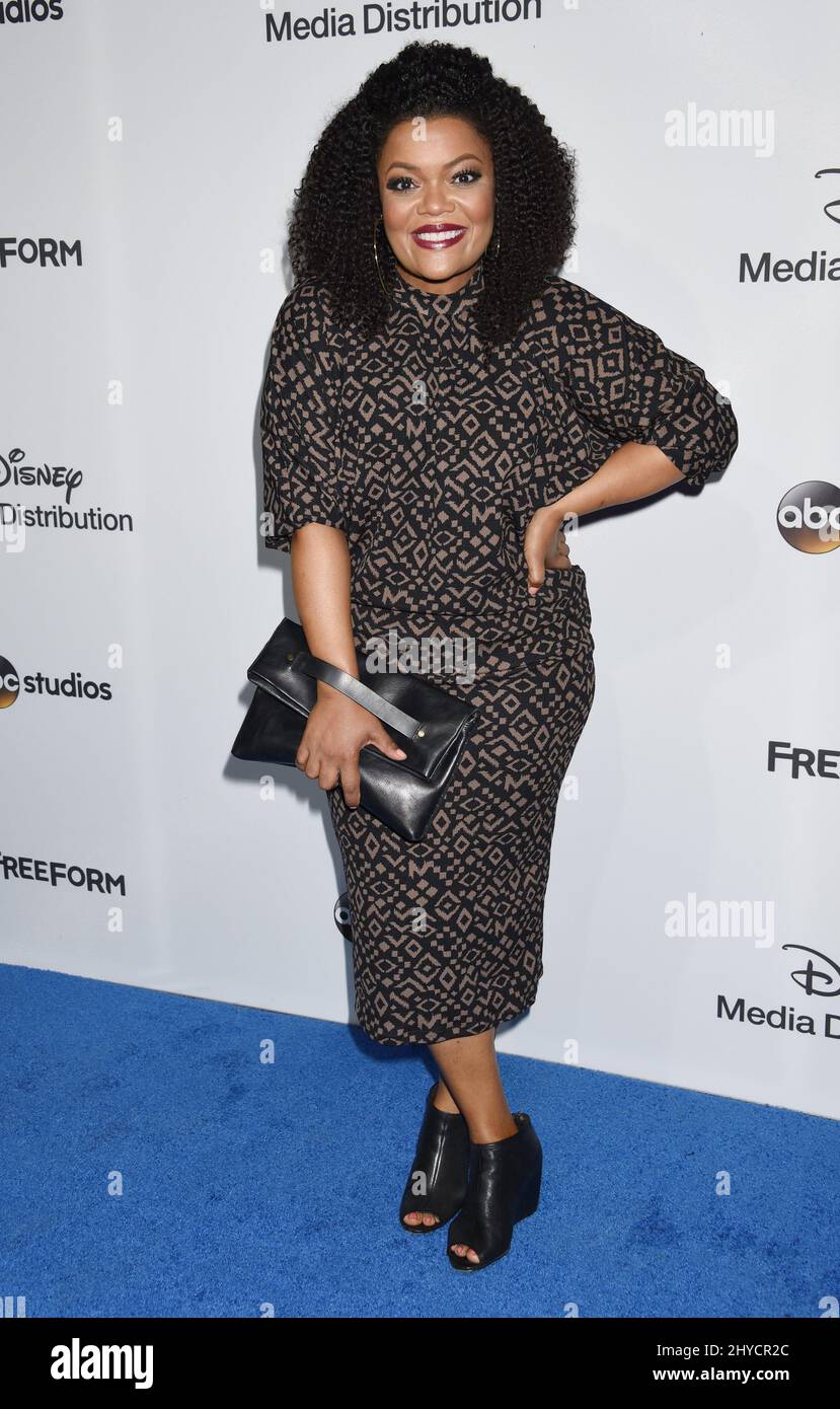 Yvette Nicole Brown attending the ABC International Upfronts Stock ...
