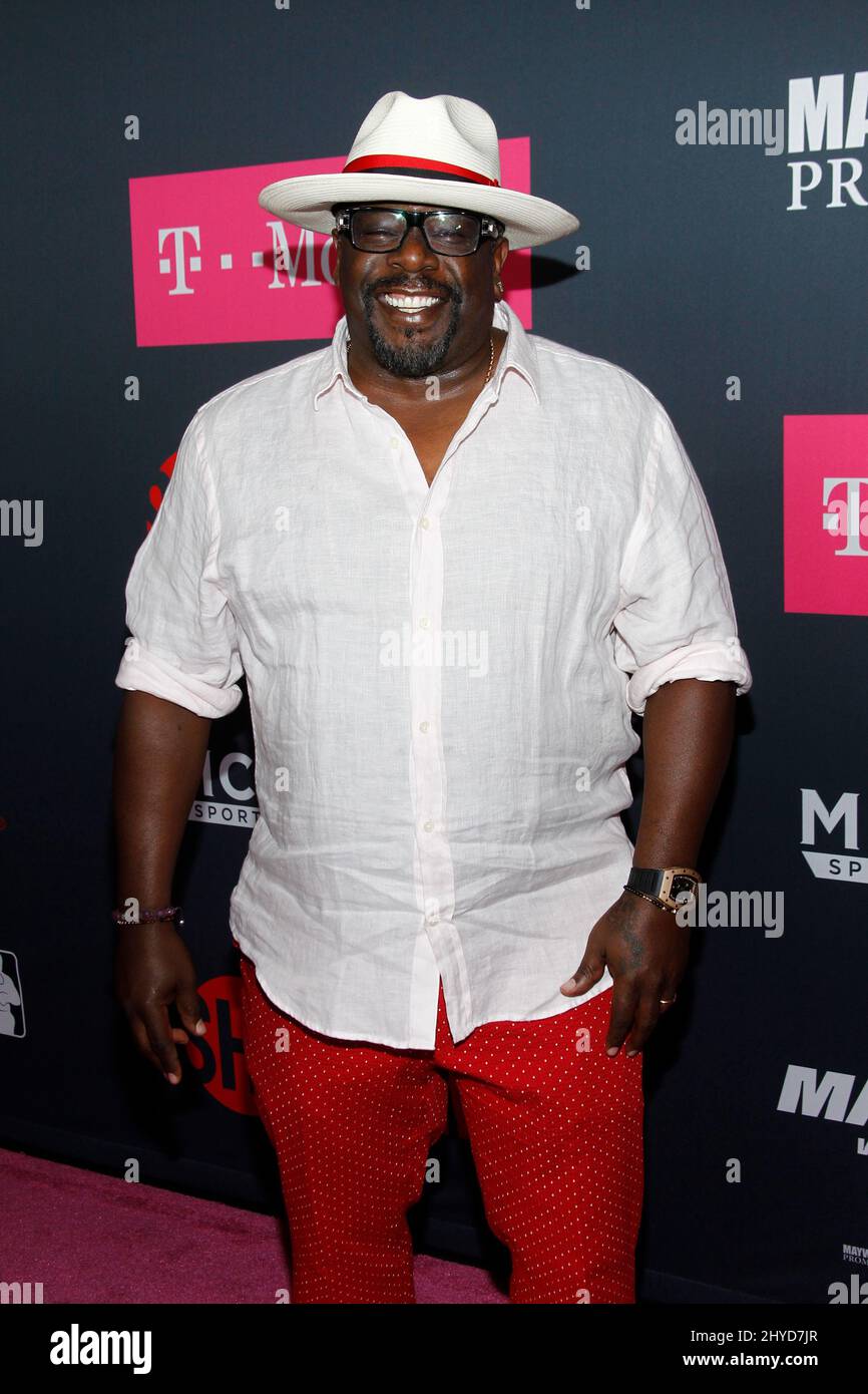Cedric the Entertainer arriving for Showtime's Mayweather vs. McGregor ...