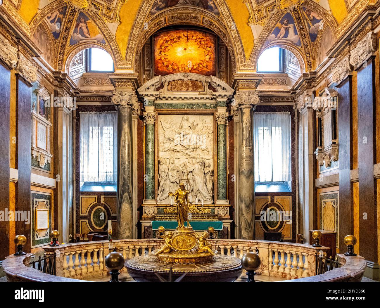 Baptisma hi-res stock photography and images - Alamy