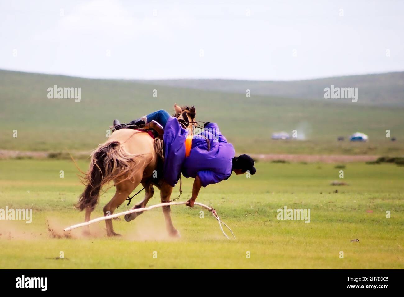 Falling from his horse hi-res stock photography and images - Alamy