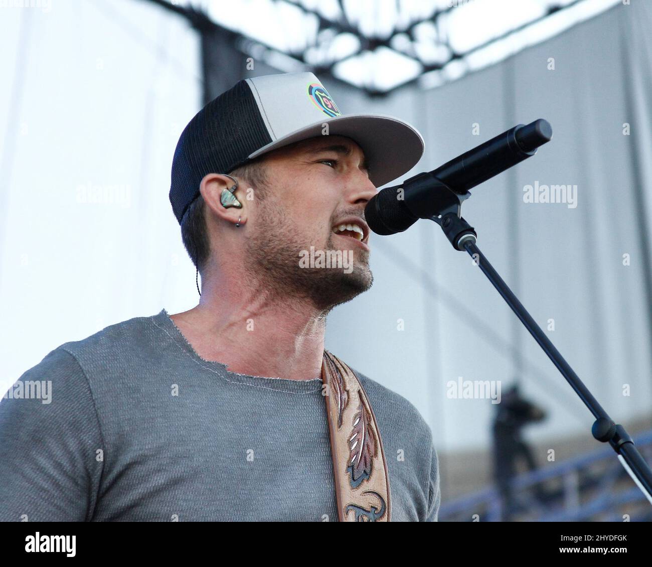 Michael ray performing hi-res stock photography and images - Alamy