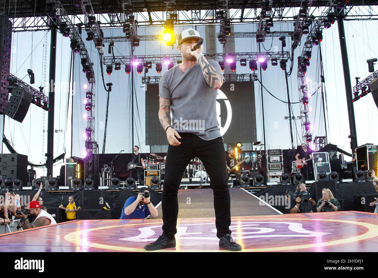Michael ray performing hi-res stock photography and images - Alamy