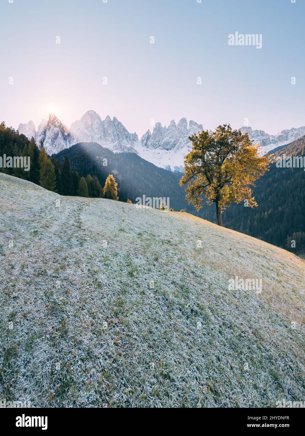 Sunbeam in alpine landscape hi-res stock photography and images - Alamy