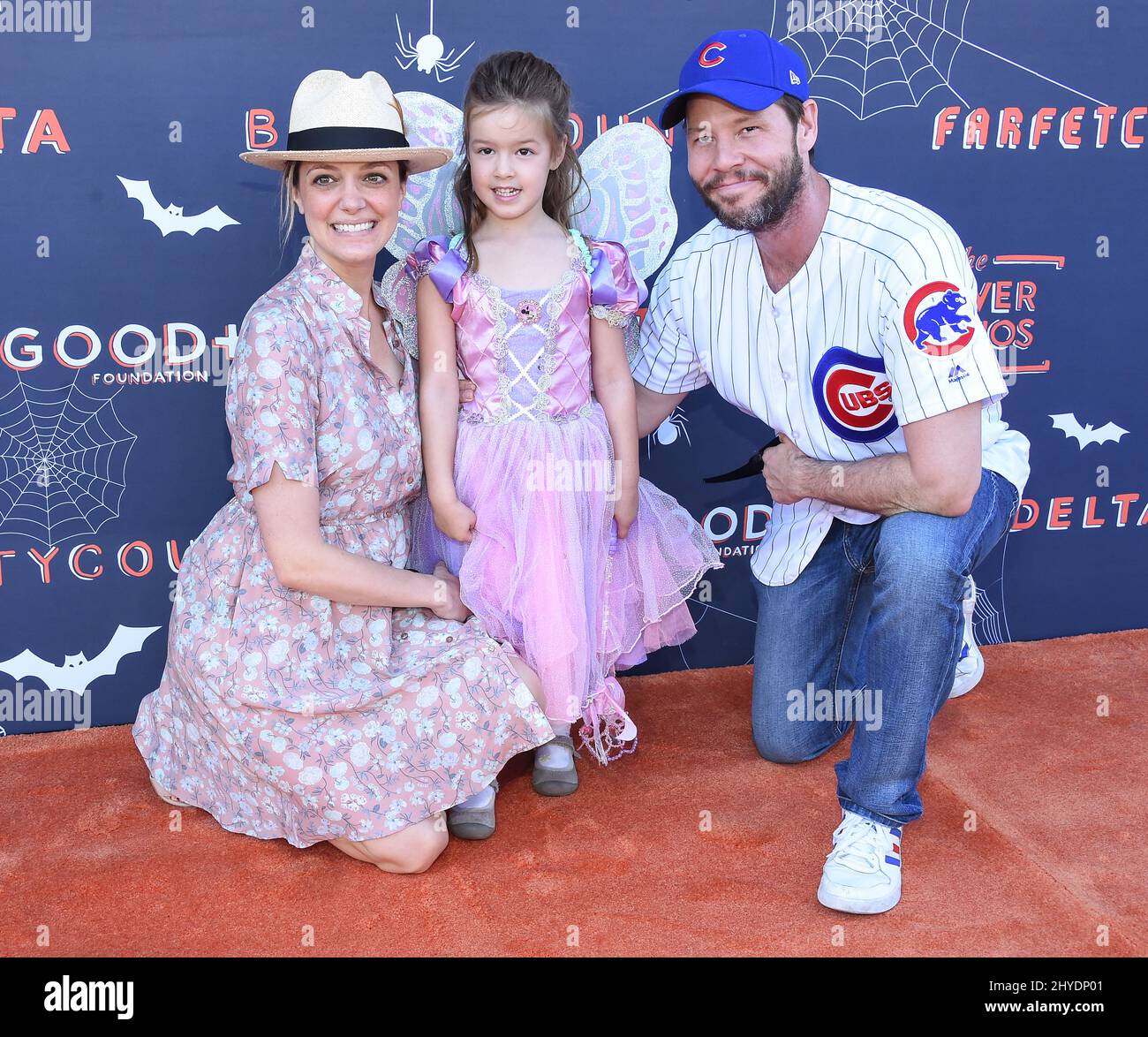 Ike Barinholtz Erica Hanson