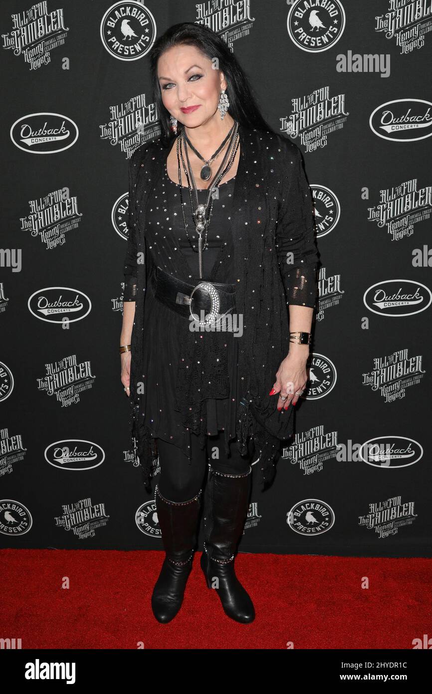 Crystal gayle hi-res stock photography and images - Alamy