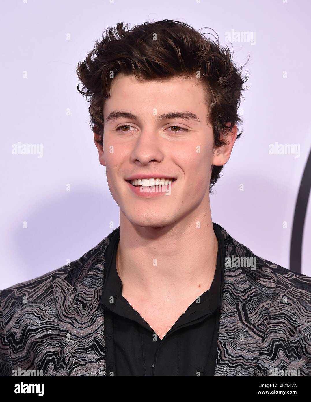 Shawn mendes 2017 portrait hi-res stock photography and images - Alamy