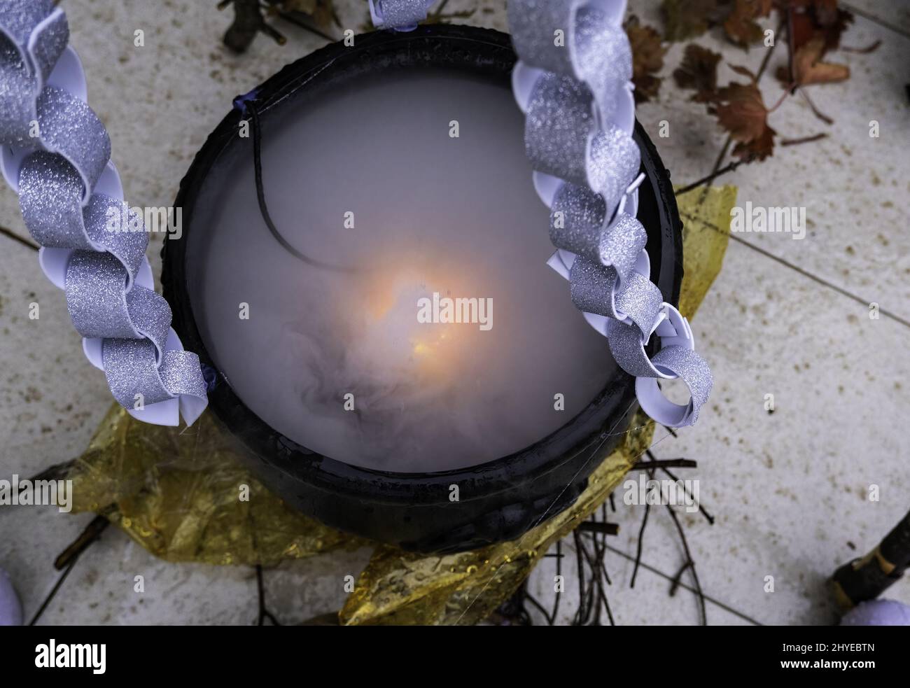 Witch cauldron with potions, witchcraft and spells Stock Photo - Alamy