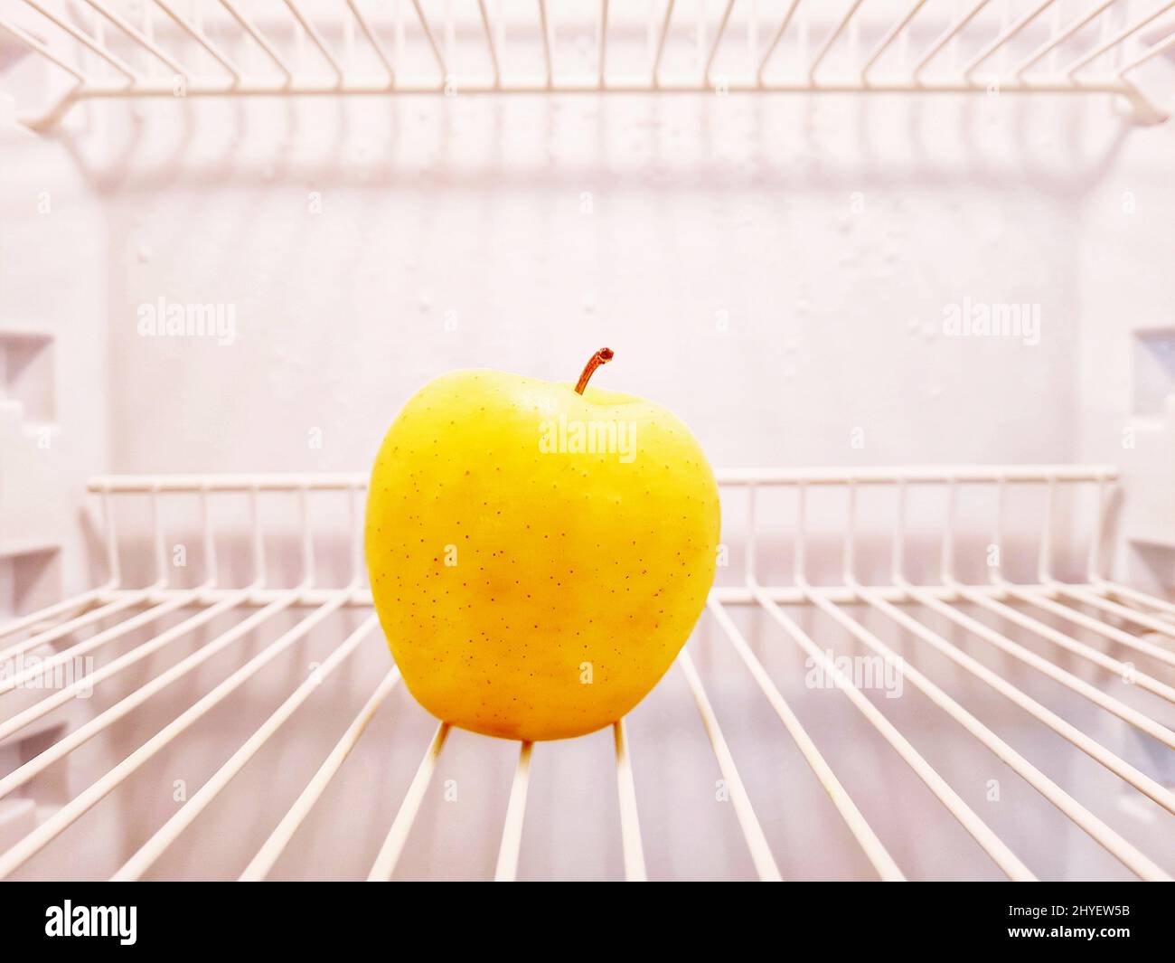 Empty apple hi-res stock photography and images - Alamy
