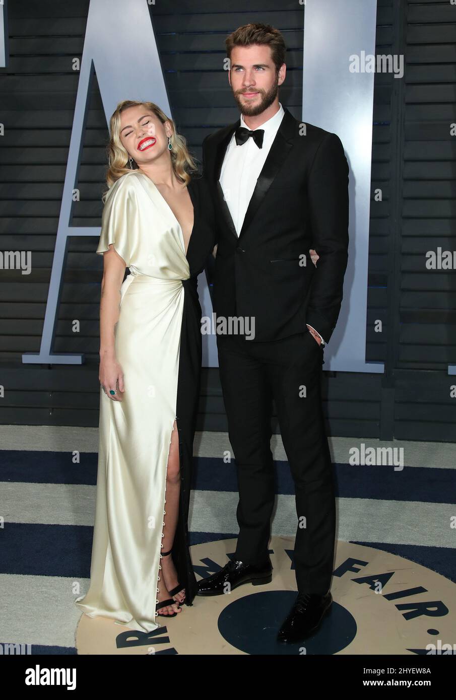 Miley Cyrus and Liam Hemsworth at the 2018 Vanity Fair Oscar Party ...