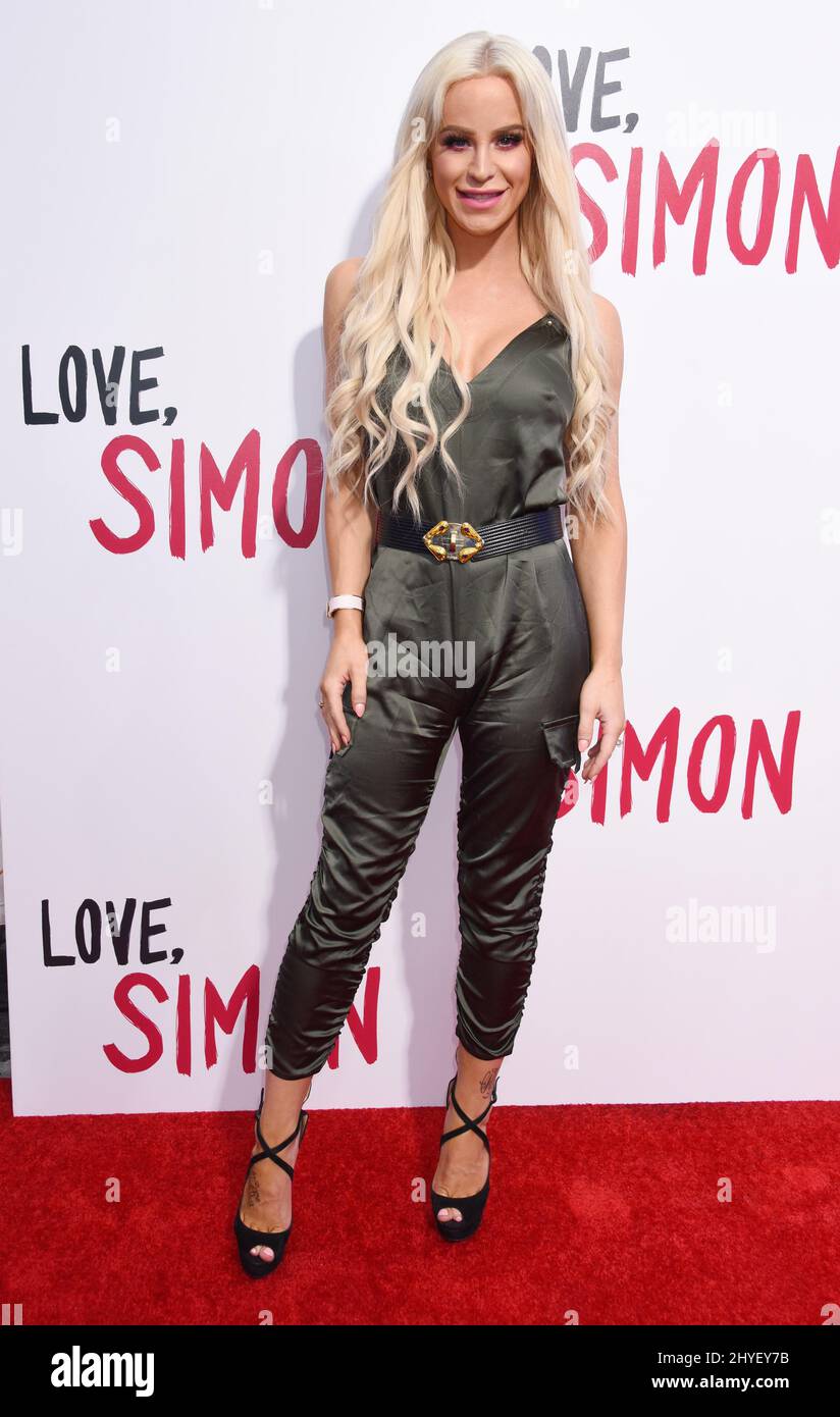 Gigi simon hi-res stock photography and images - Alamy