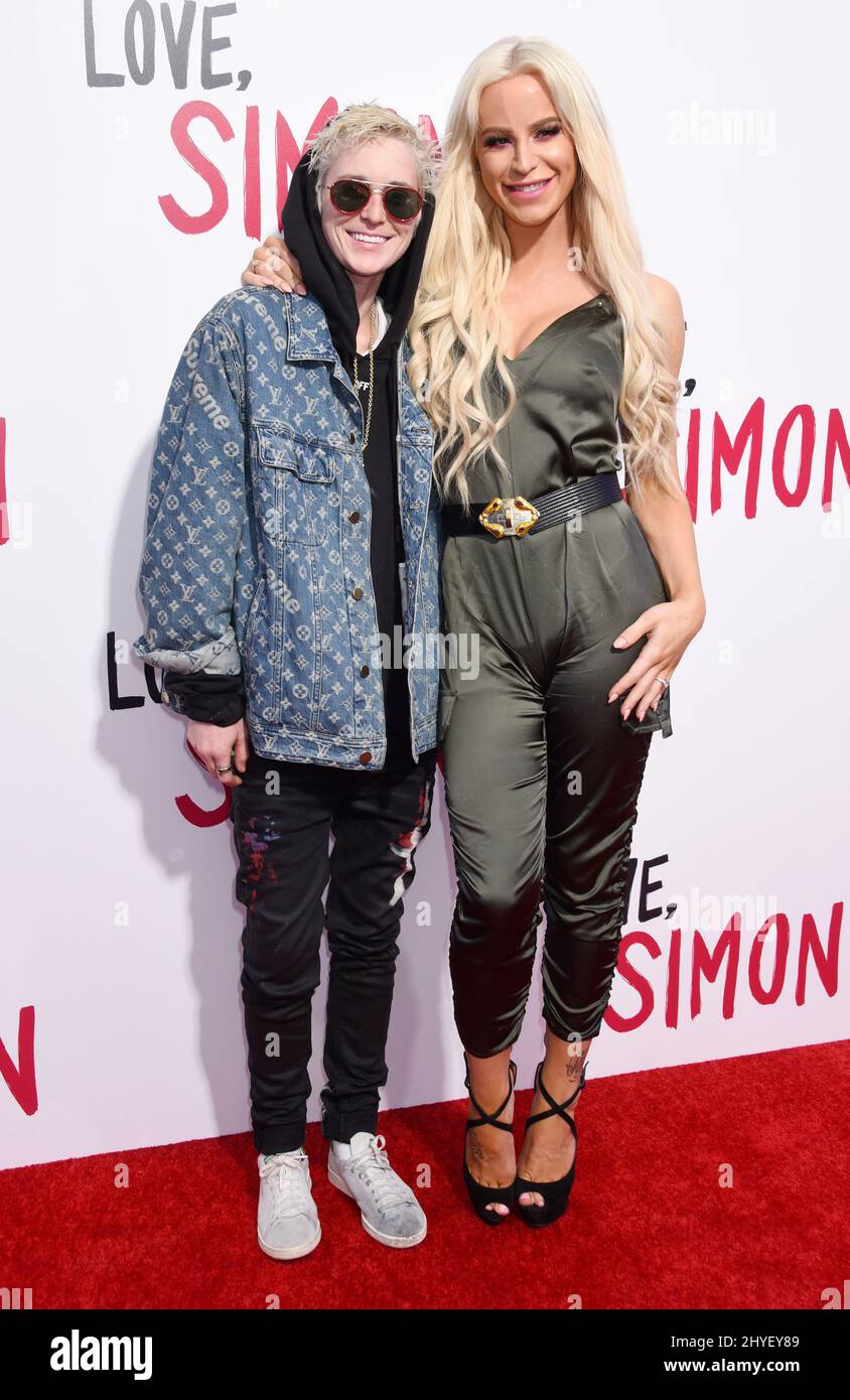 Gigi simon hi-res stock photography and images - Alamy