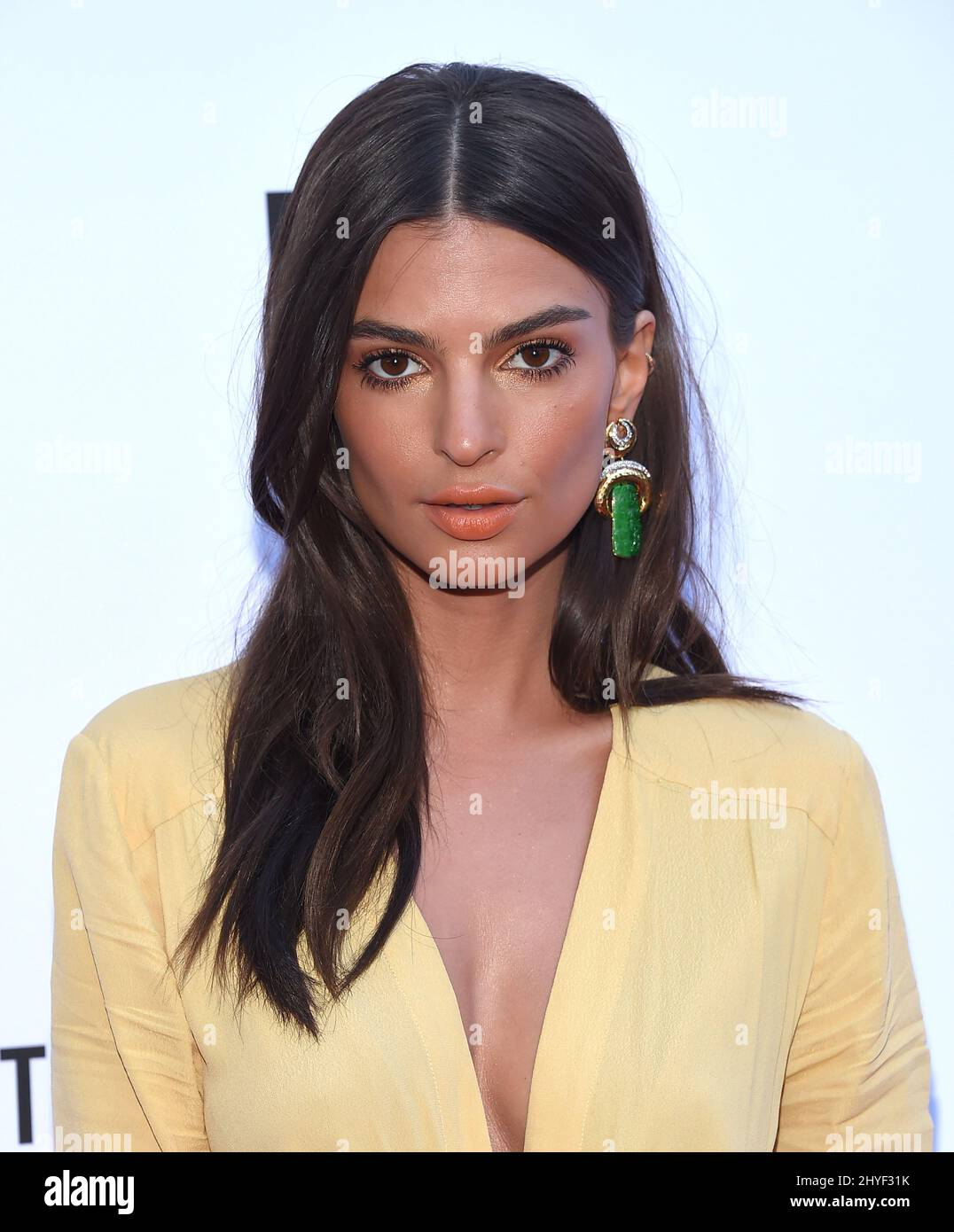 Emily Ratajkowski arriving for the Daily Front Row Fashion Los Angeles ...