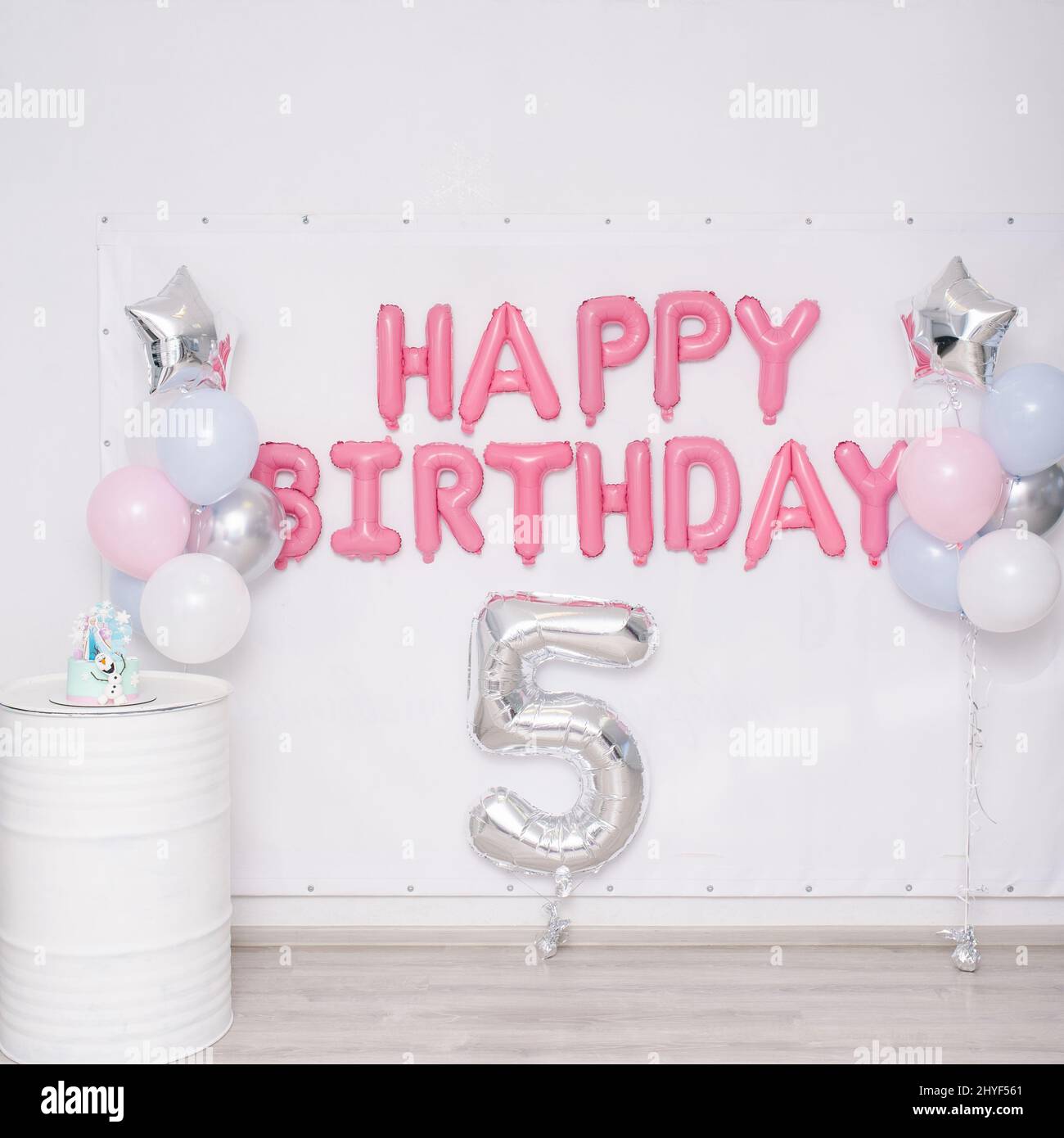 Happy 5th birthday balloon hi-res stock photography and images - Alamy