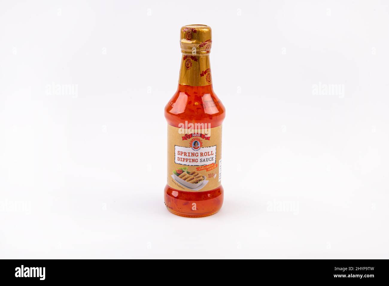 Suree Spring Roll Dipping Sauce 372g bottle on white Stock Photo - Alamy