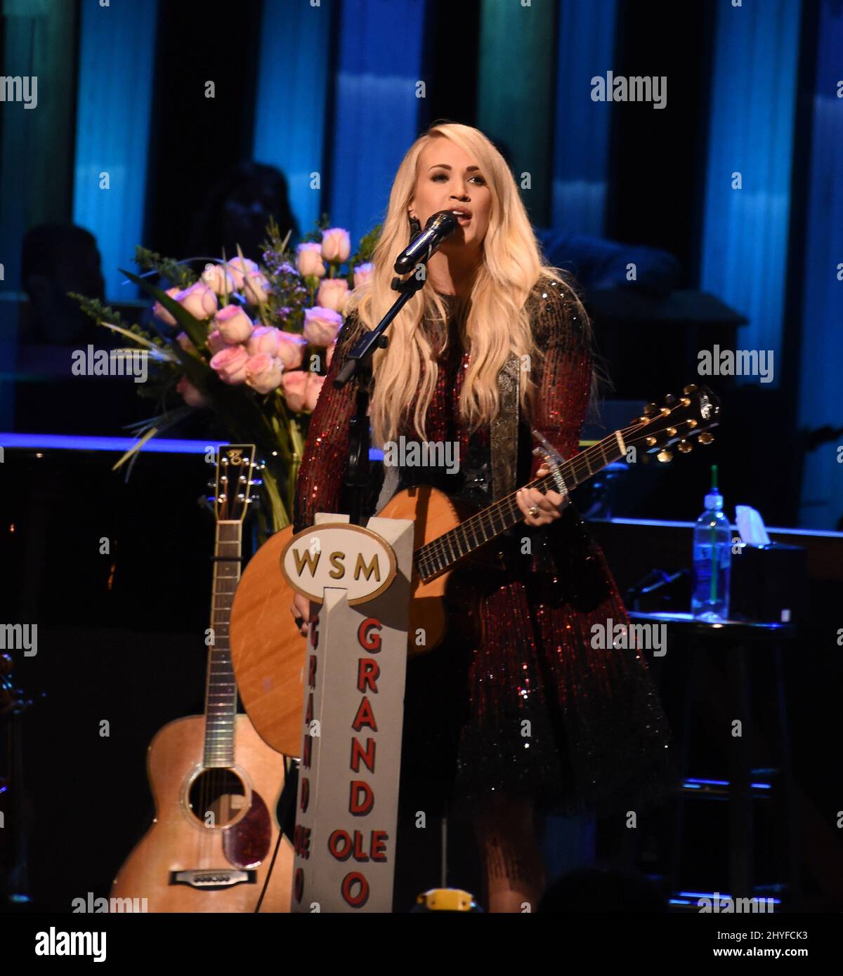 Garth brooks celebrates 10 years as a member of hi-res stock ...