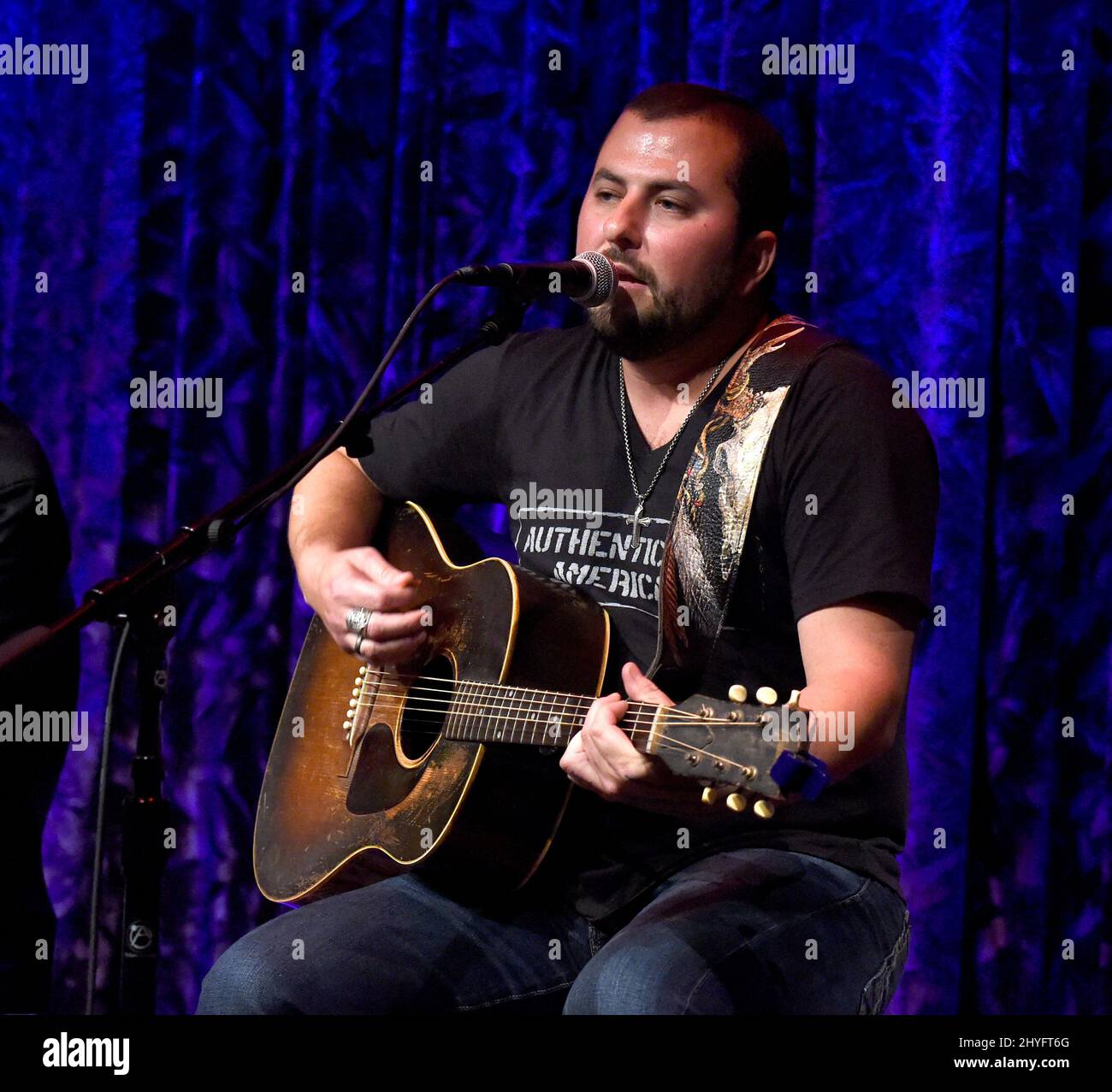 Tyler farr hi-res stock photography and images - Alamy
