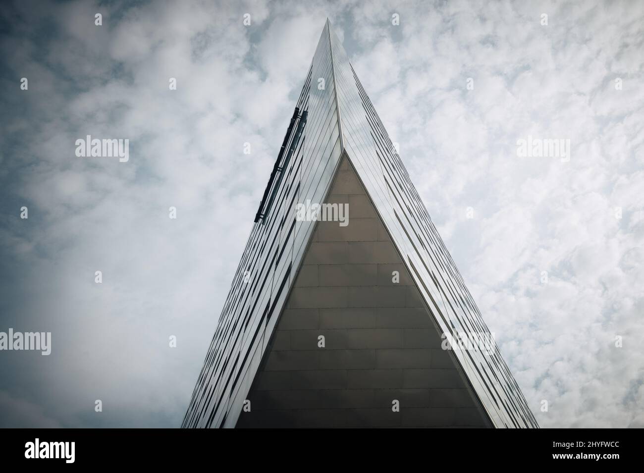 The crystal building hi-res stock photography and images - Alamy