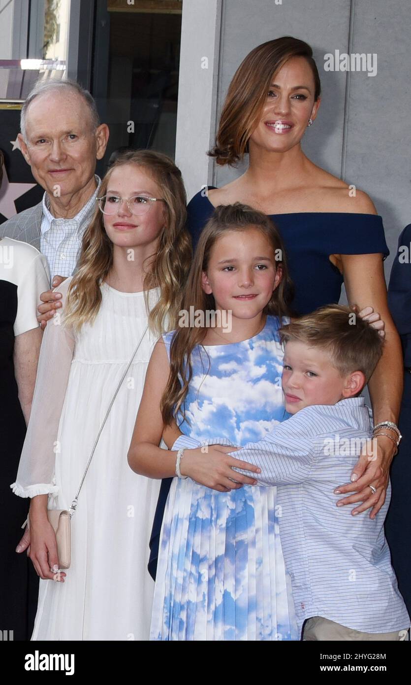 Jennifer Garner, William Garner, Violet Affleck, Seraphina Affleck and ...