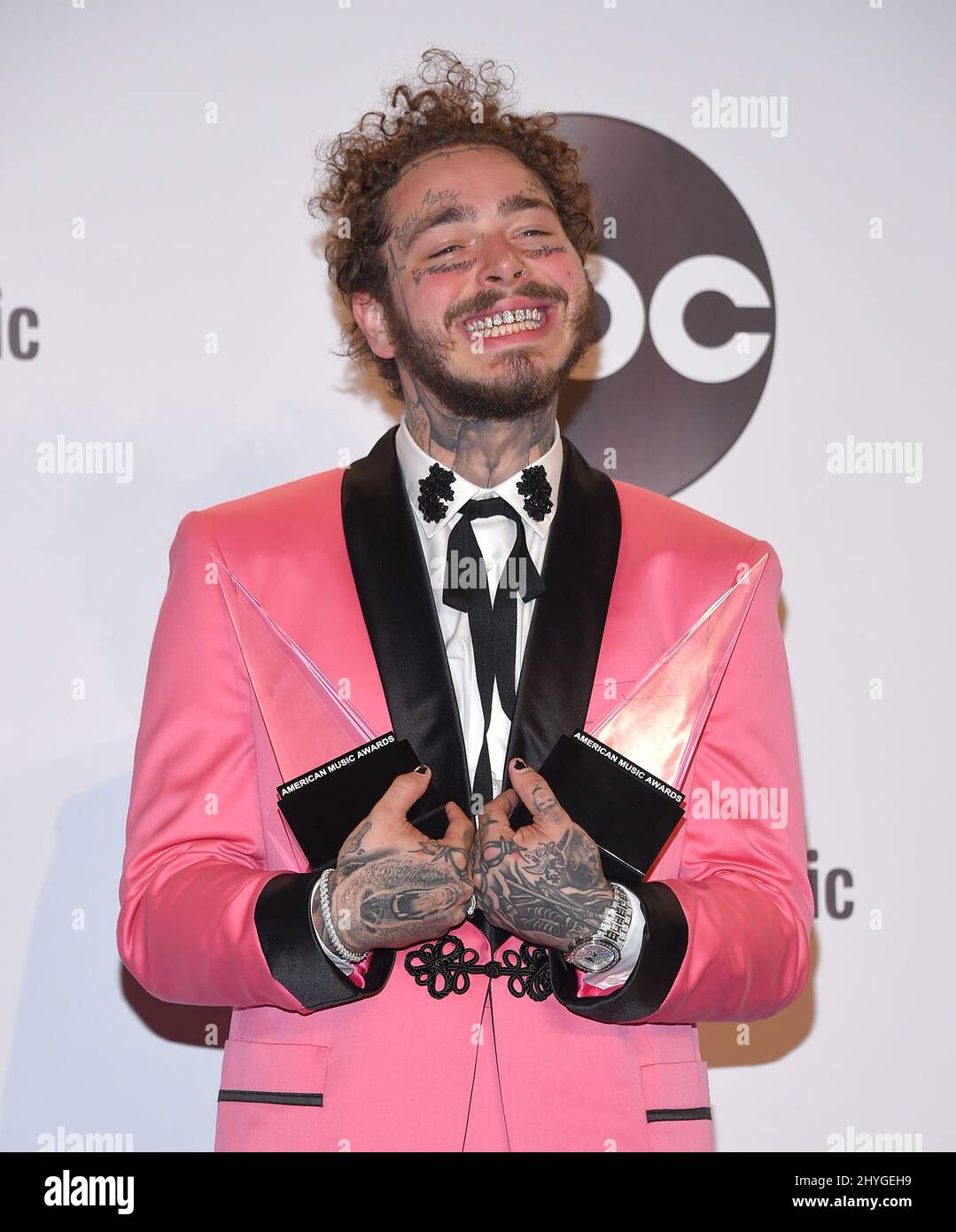 Post Malone at the 2018 American Music Awards held at the Microsoft ...