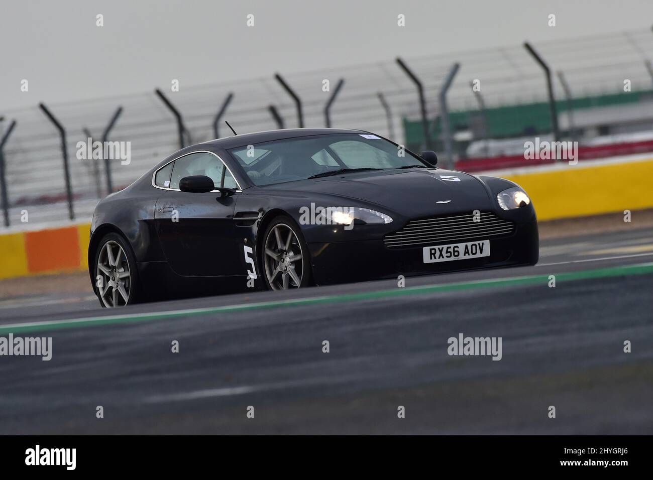 Oliver Petch, Aston Martin V8 Vantage, Pomeroy Trophy, Vintage sports ...