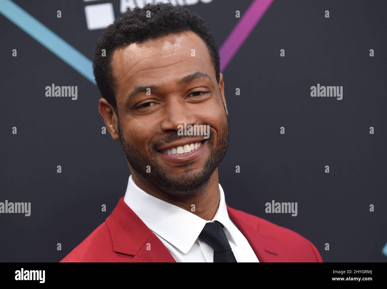 Isaiah Mustafa arriving for the 2018 E! People's Choice Awards held at ...