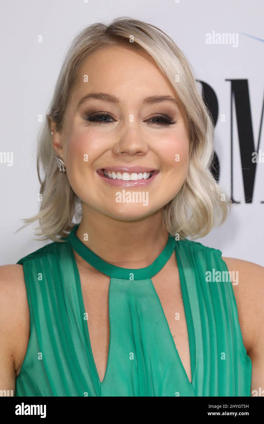 Raelynn arrives on red carpet hi-res stock photography and images - Alamy