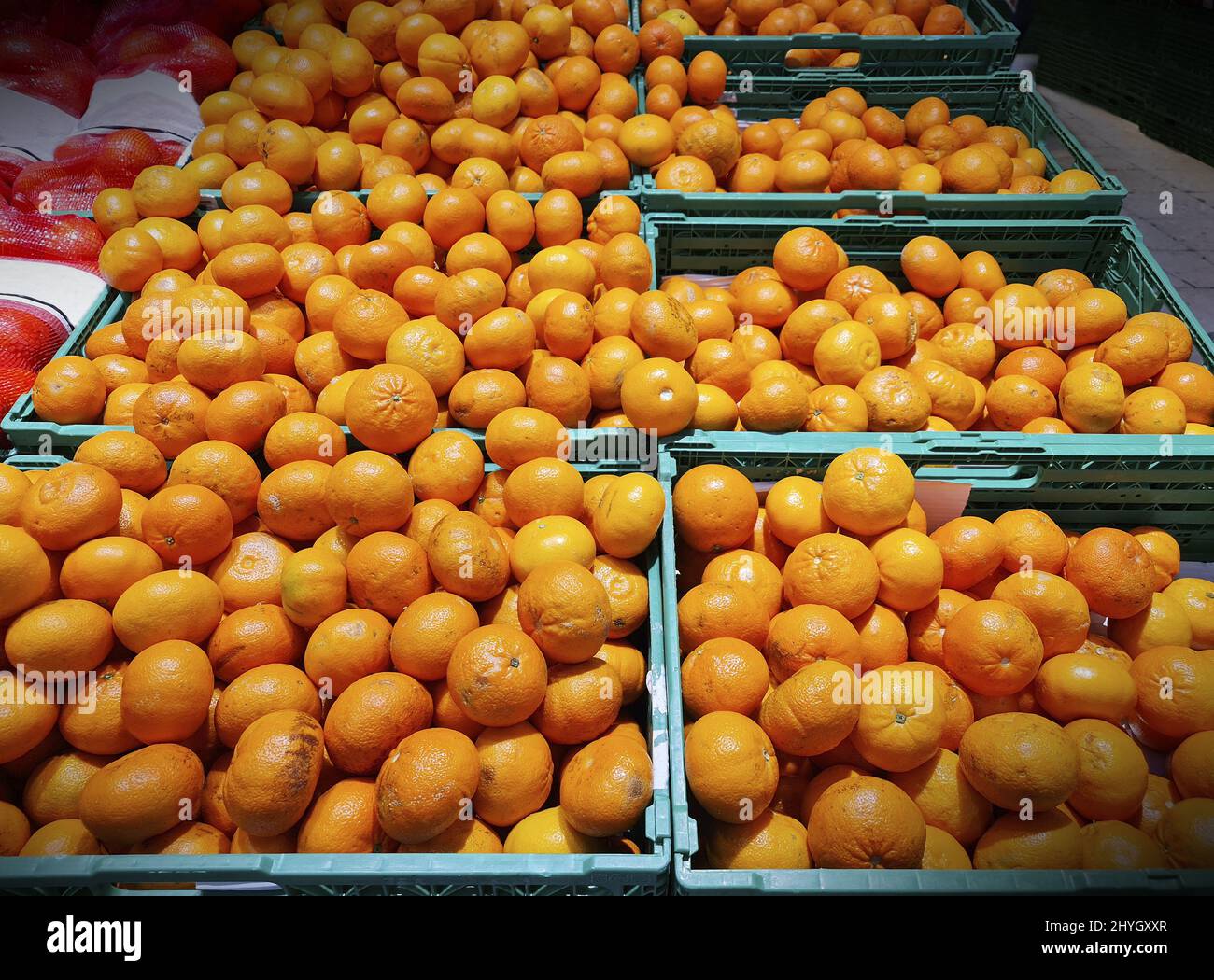 Boxes of fresh tangerine in a street market Stock Photo - Alamy