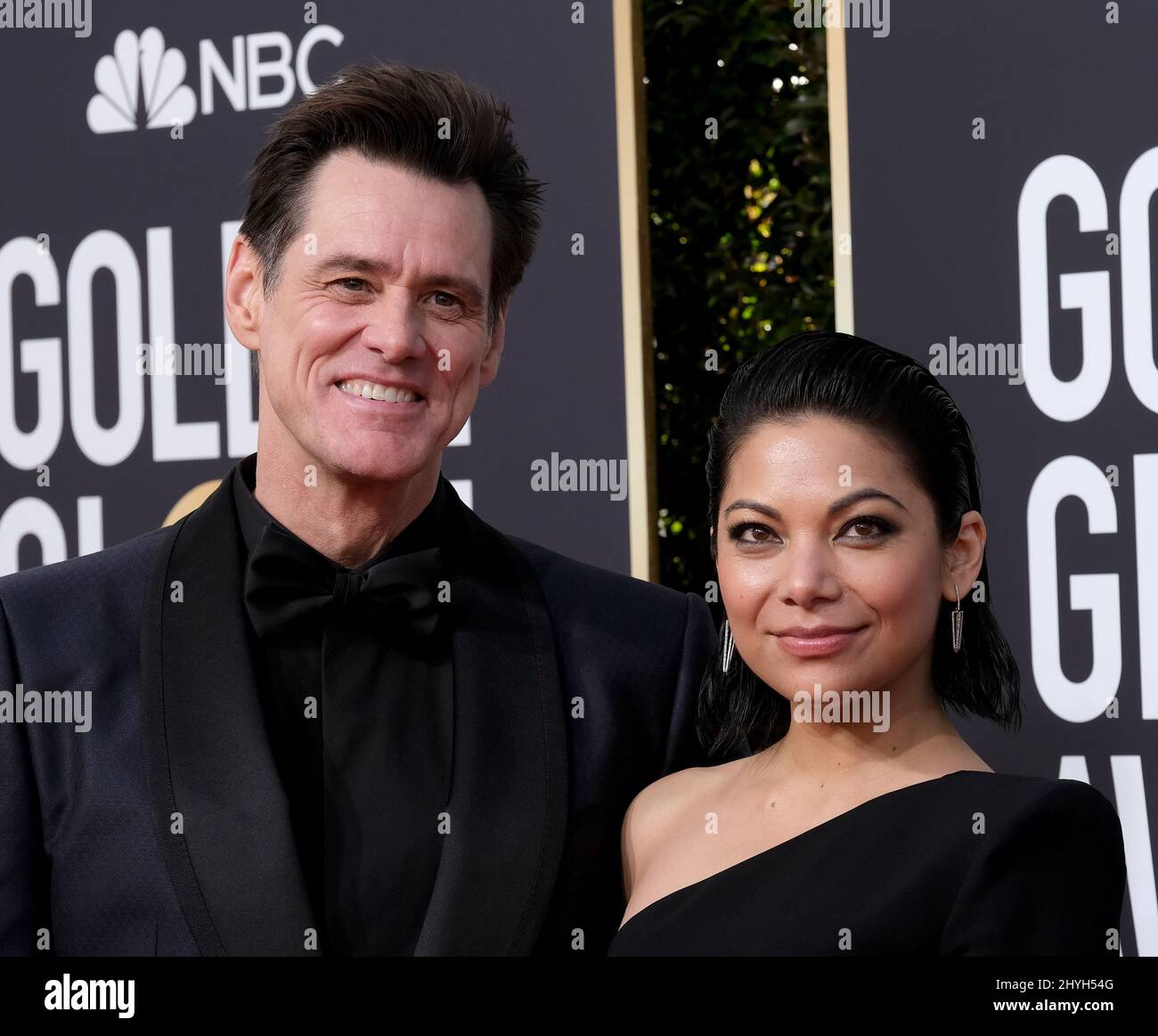 Jim Carrey and Ginger Gonzaga at the 76th Annual Golden Globe Awards ...