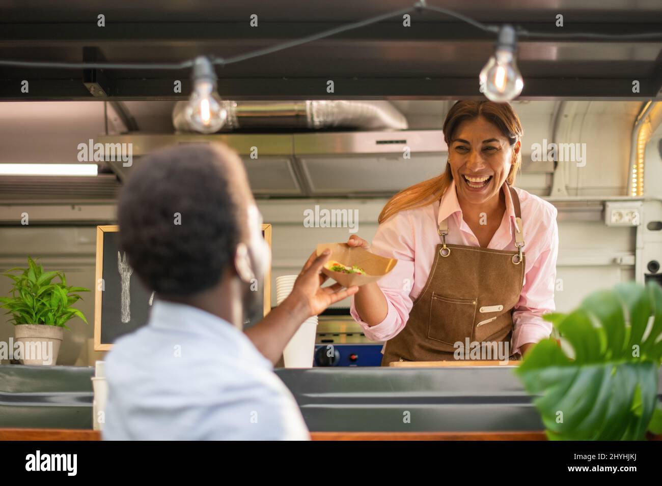 Fast food counter man hi-res stock photography and images - Alamy
