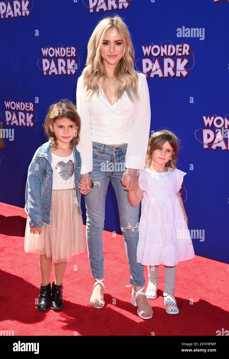Amanda Stanton, Kinsley Buonfiglio and Charlie Buonfiglio at the Los ...