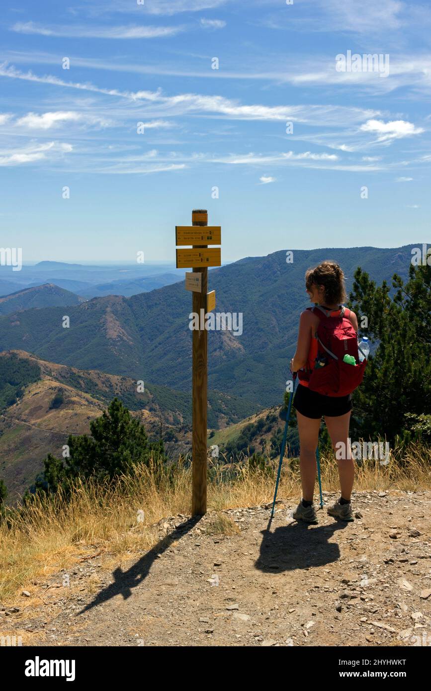 Loop hiking trail of 4000 steps. Descent via Aire de Cote from the ...